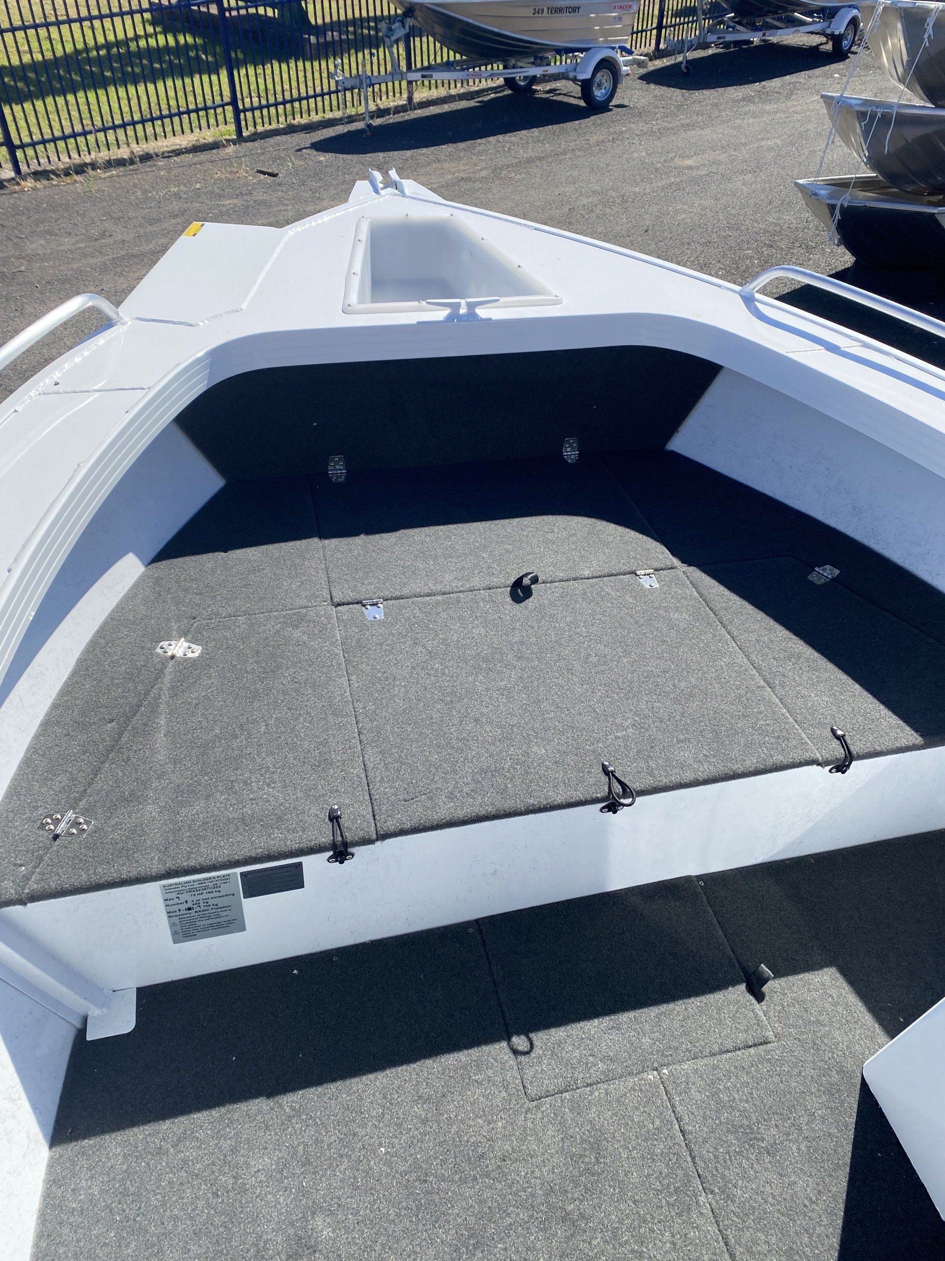 Stacer 469 Outlaw Side Console