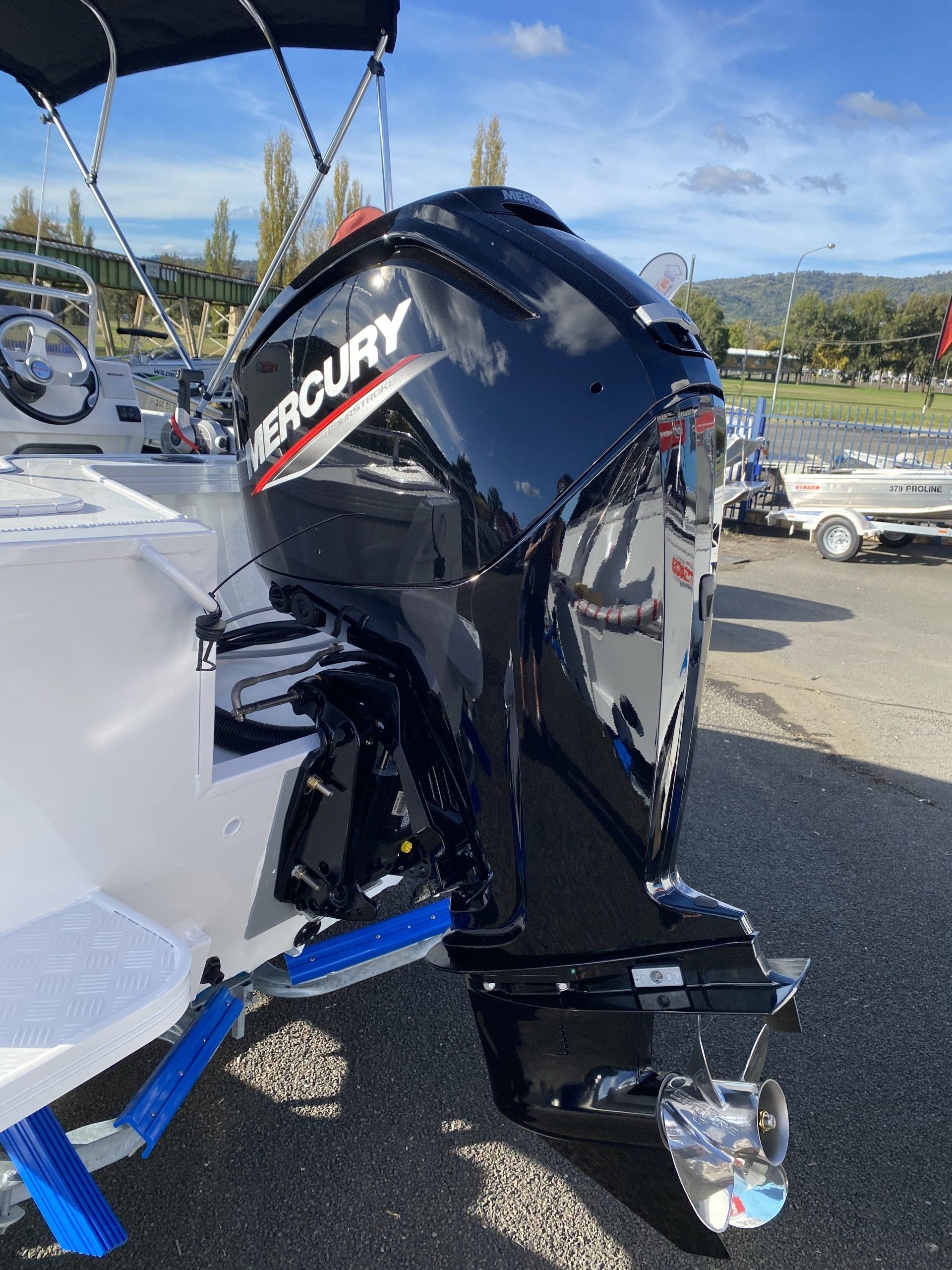 Stacer 469 Outlaw Side Console