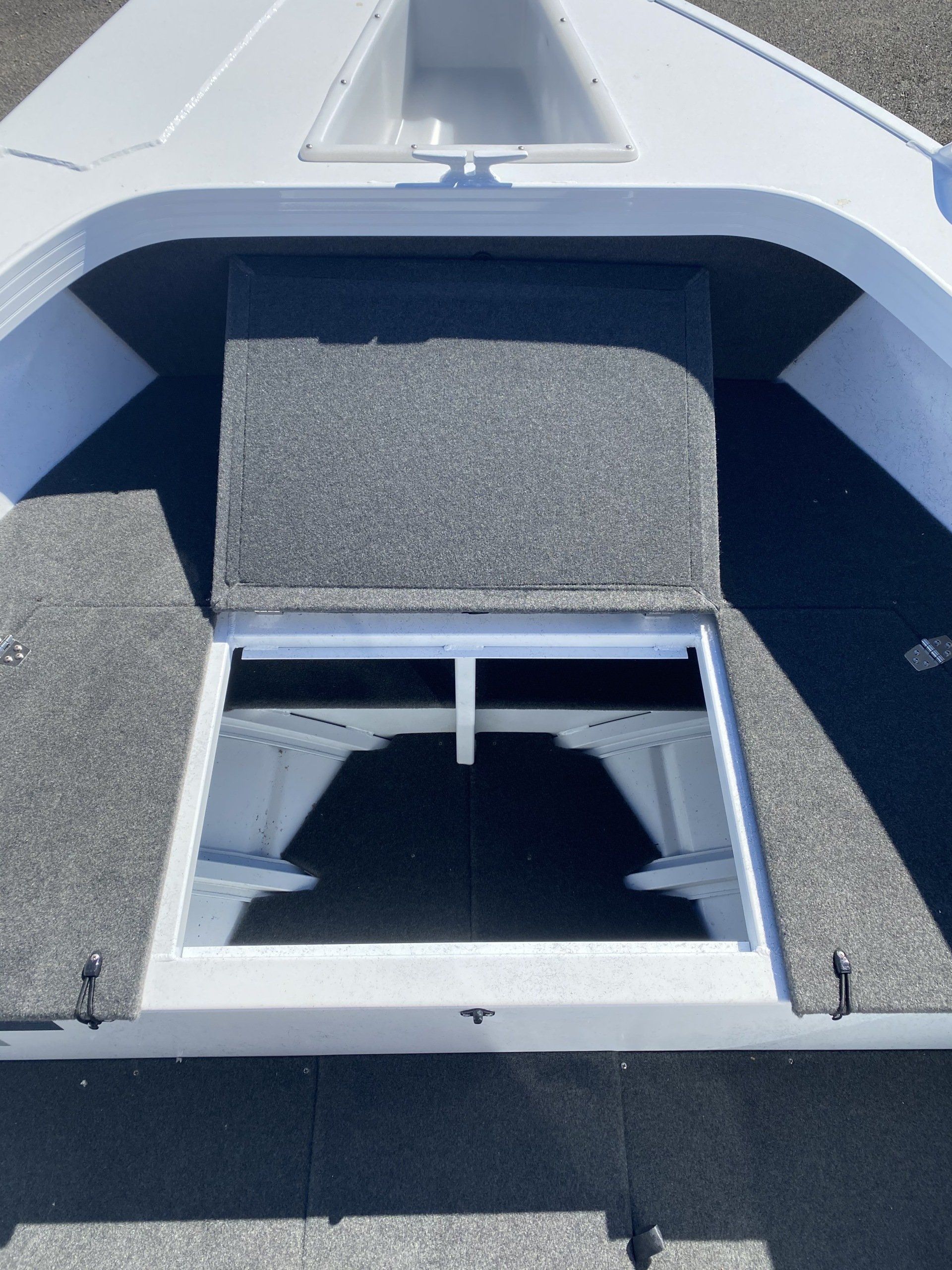 Stacer 469 Outlaw Side Console