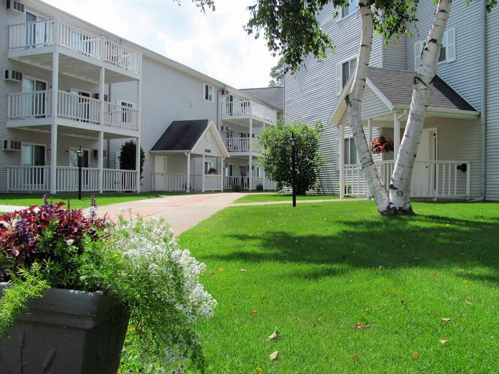 Lake Pointe Apartments Photo Gallery