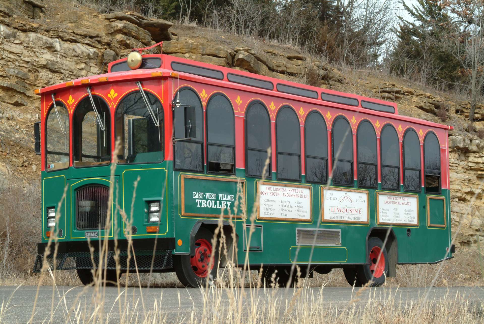 Kansas City Limo, Party Bus and Trolley Limo Gallery