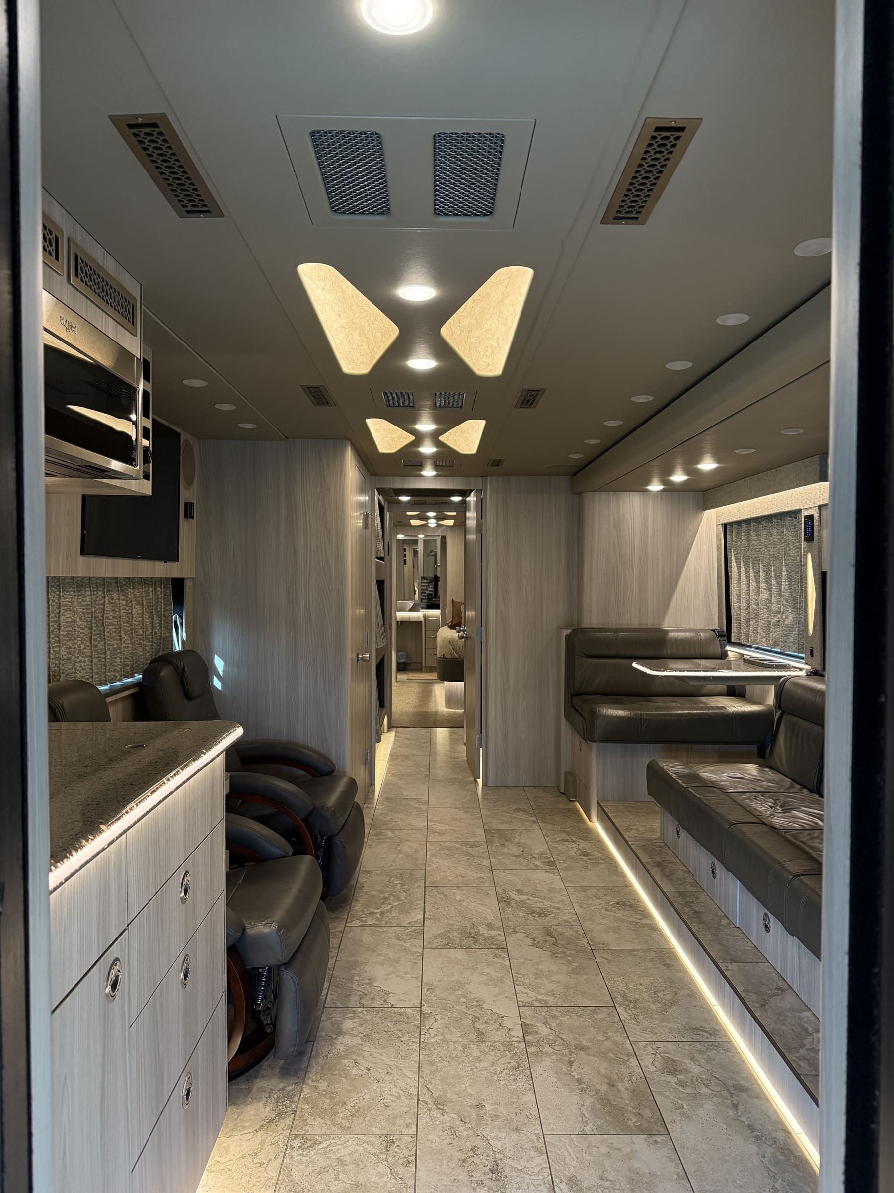 Luxury Coach Fleet | Executive & Tour Coaches Nationwide