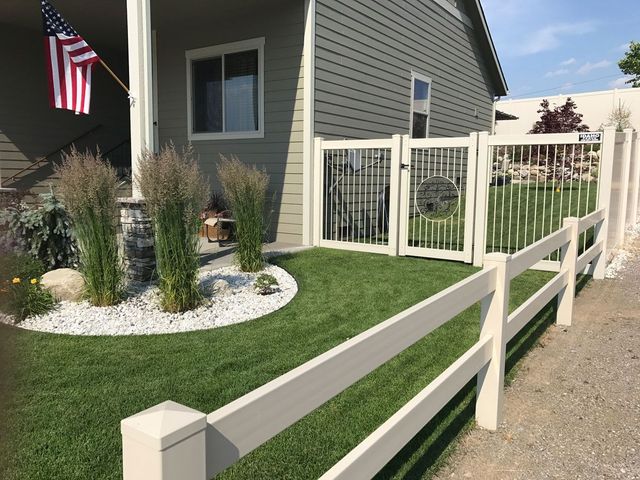 White Vinyl Fence Rails 4 Rail Vinyl Ranch Rail | Vinyl Fencing