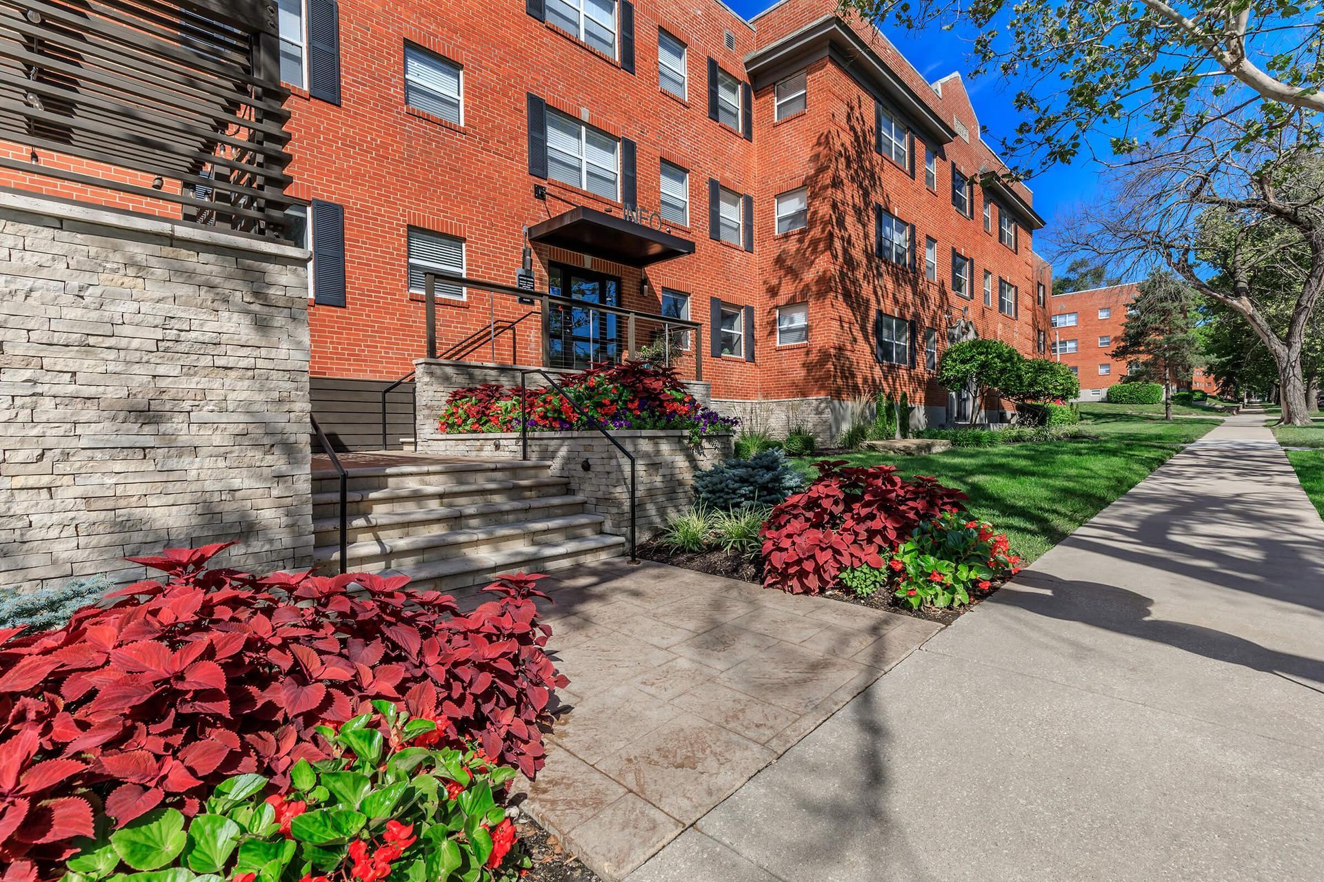 Infinity at Plaza West | Modern Apartments in Midtown Kansas City