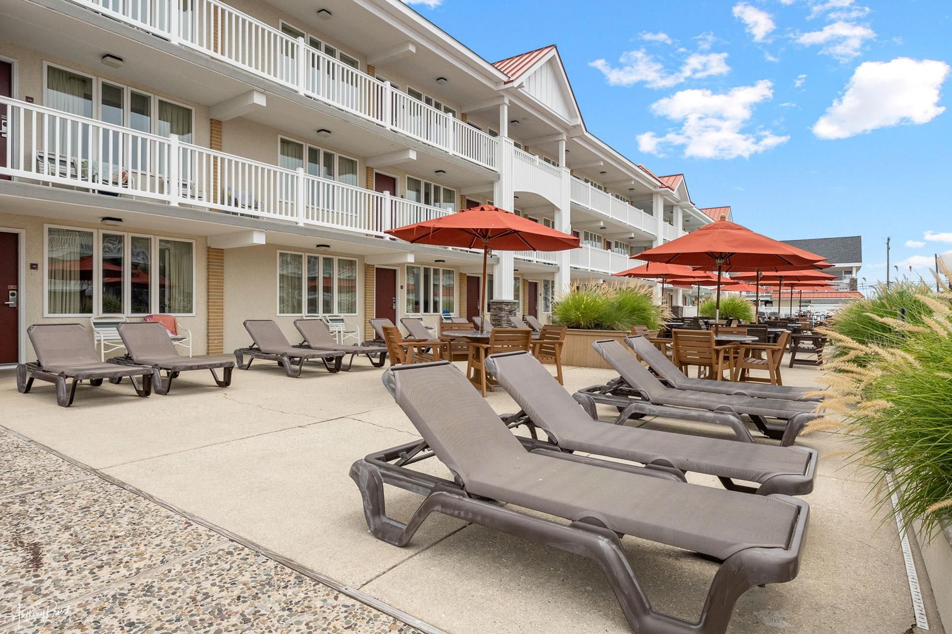 Discover an Oasis of Relaxation - Desert Sand Resort