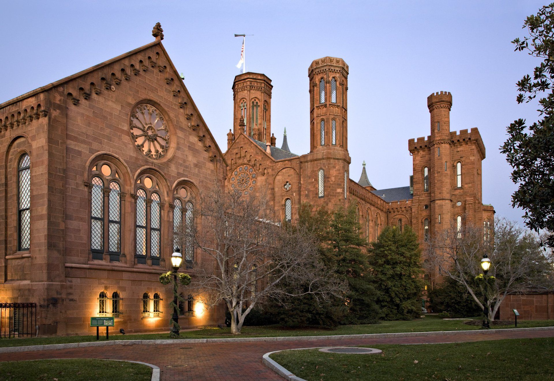 Smithsonian prepares for changes with new returns policy