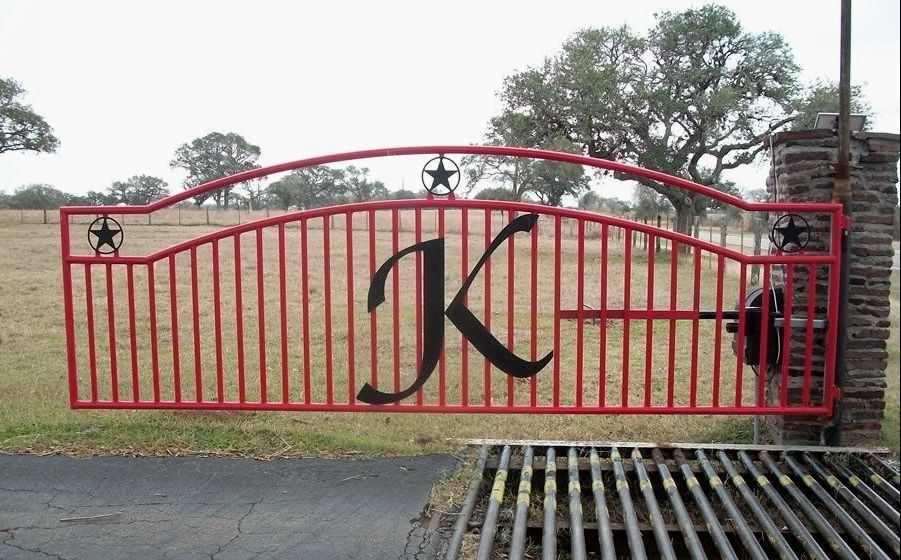 RANGER GATE | RANCH MANUFACTURING | CUSTOM ENTRANCE GATES