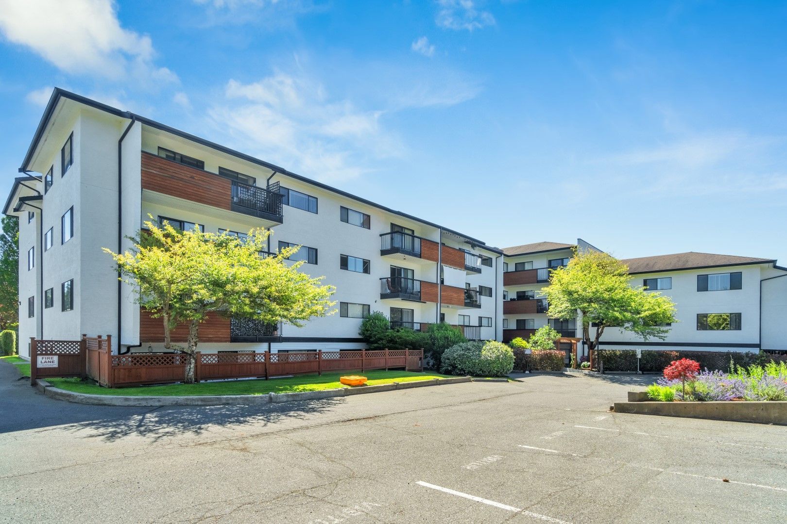 Suite Gallery | View 3205 Wetherby Rd Units and Building Photos