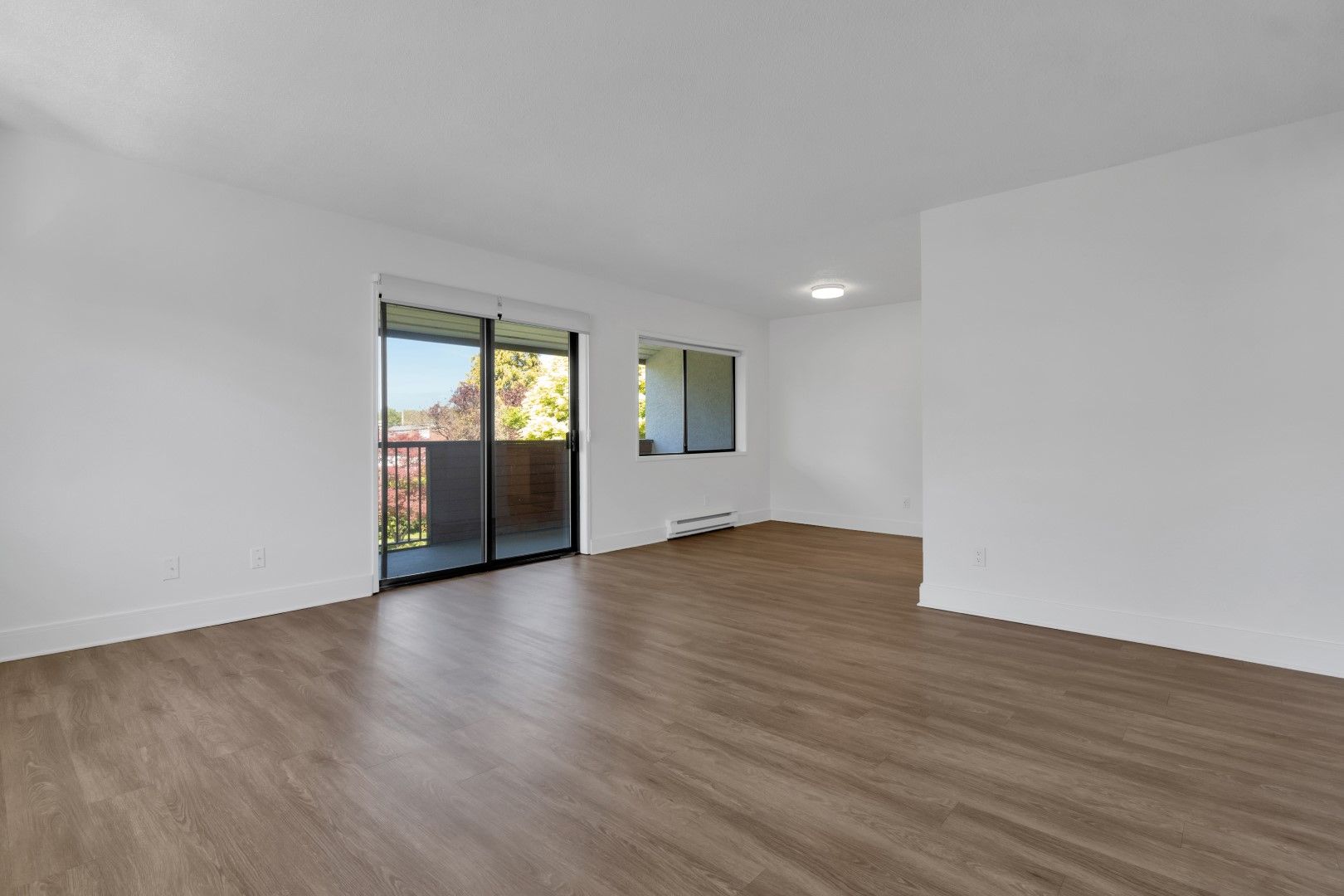 Suite Gallery | View 3205 Wetherby Rd Units and Building Photos