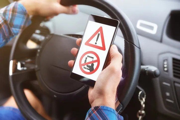 DON'T TEXT AND DRIVE: TIPS TO STAY SAFE