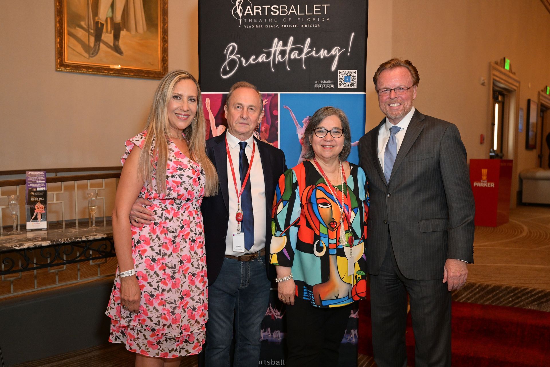 Primeras figuras del ballet y una compañía vibrante de bailarines e ...