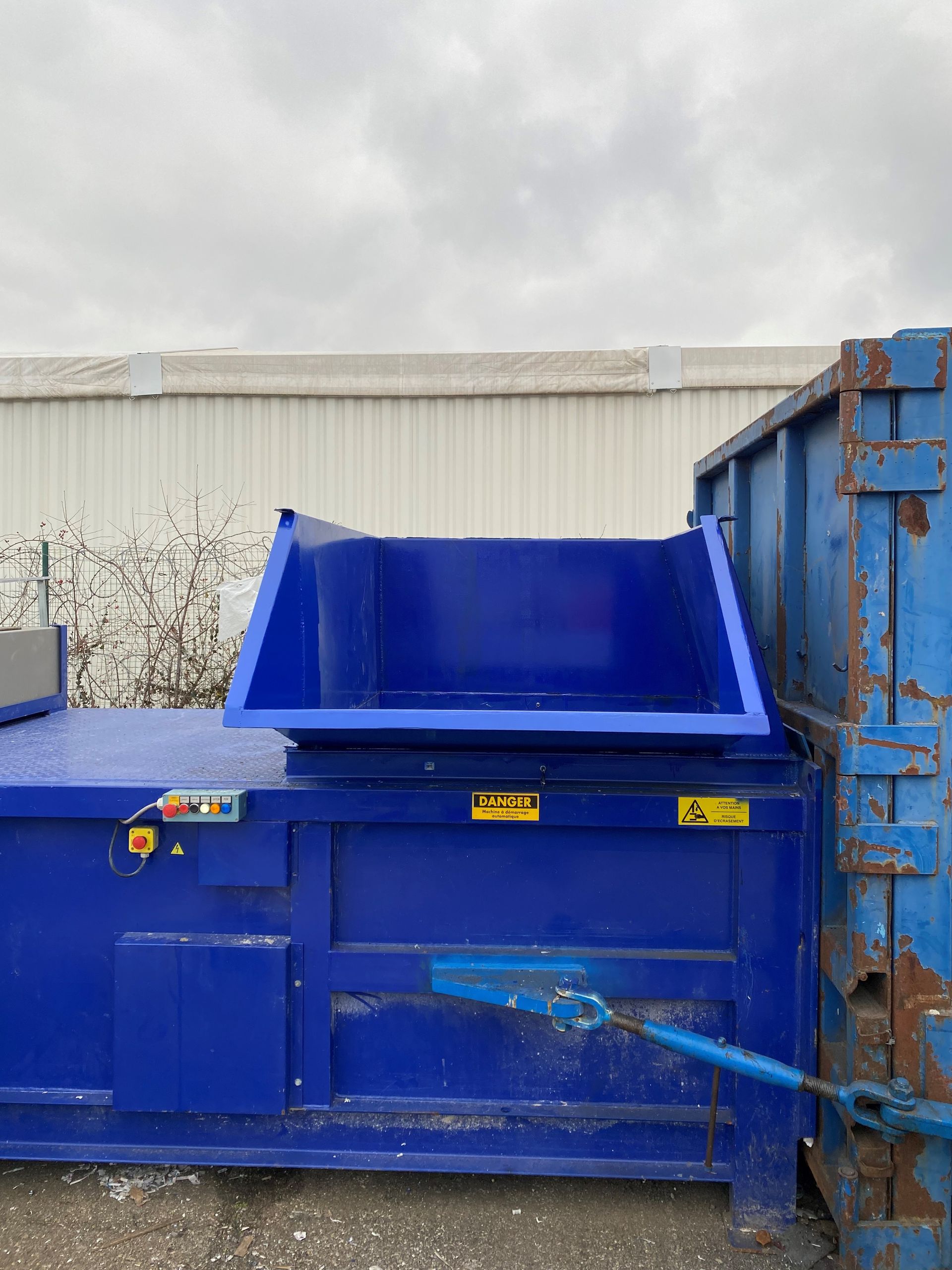 compacteur déchet poste fixe