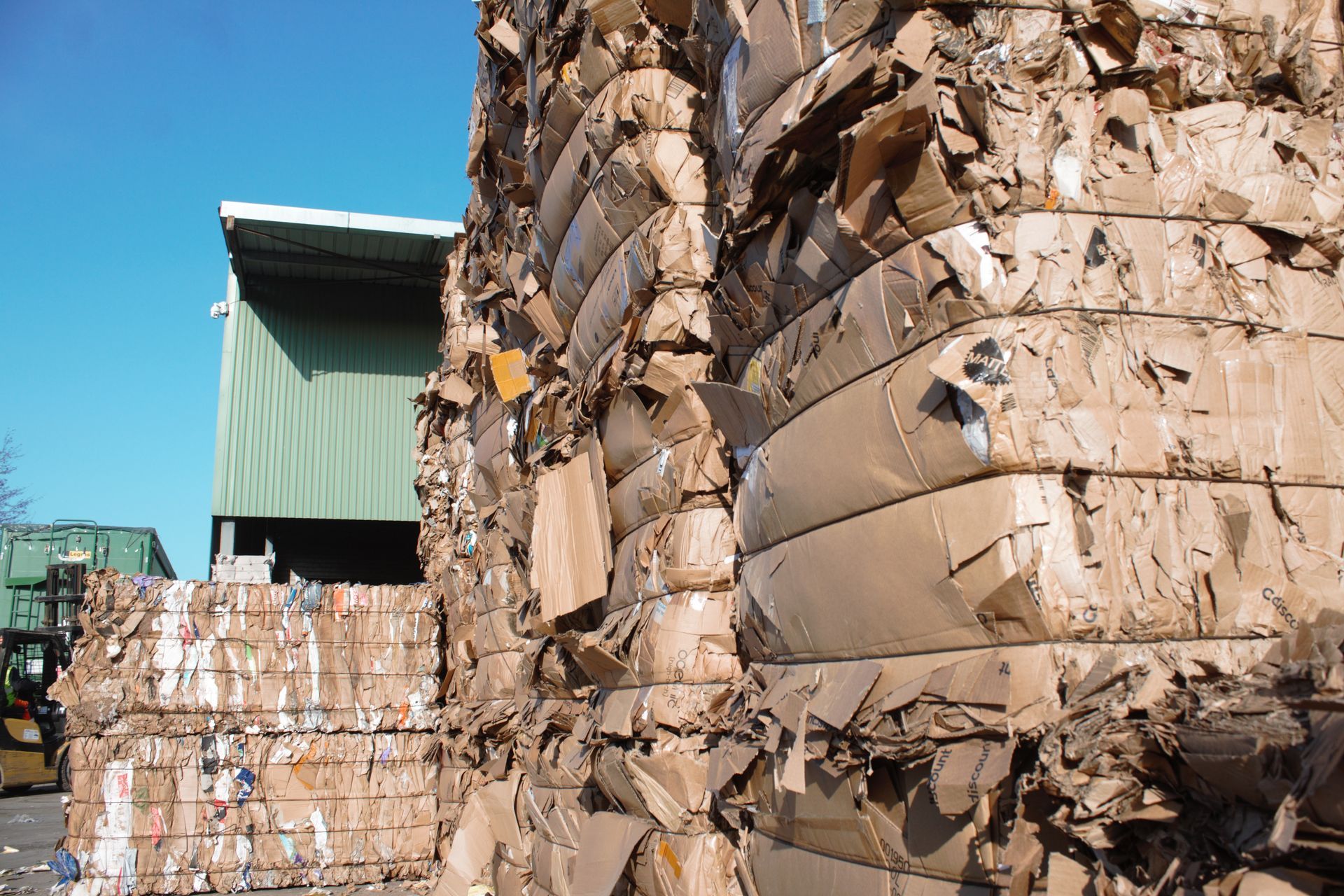 Compacteur carton : notre guide complet pour bien le choisir