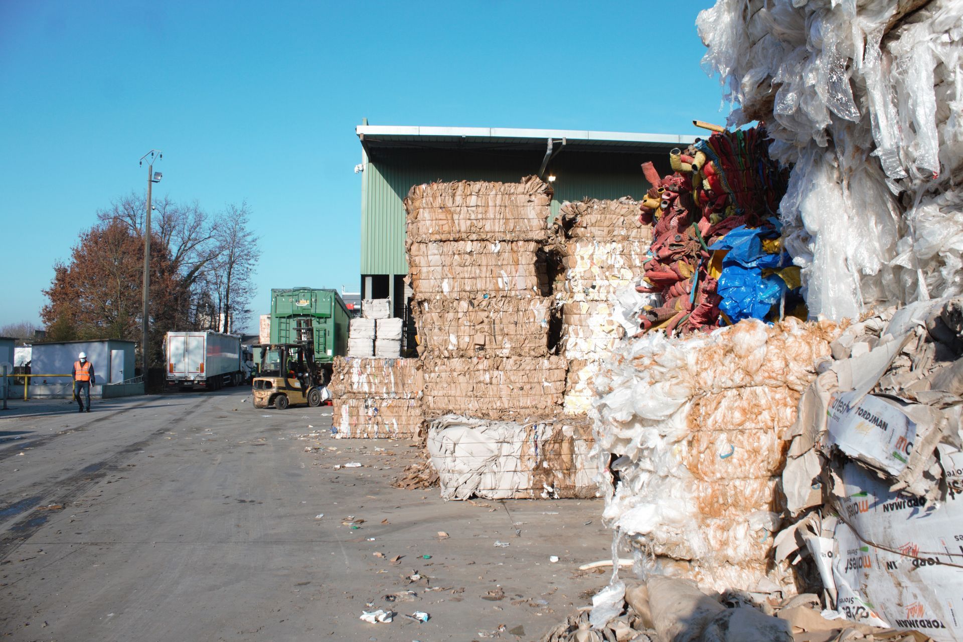 5 exemples de compactage de déchets en entreprise