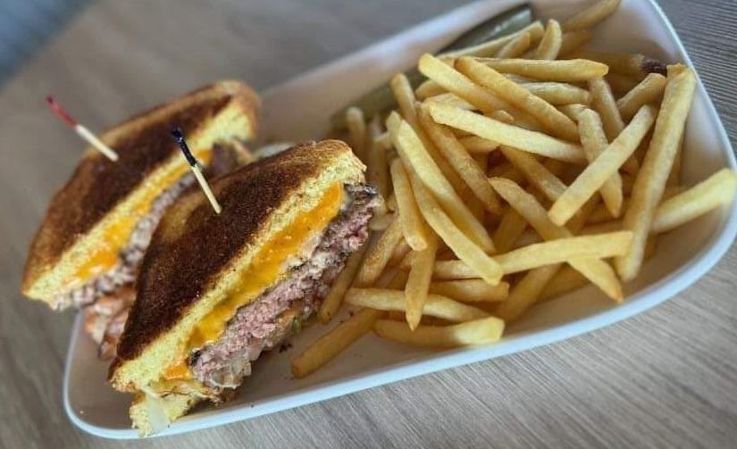 Top Dog Pizza & Pub | Machesney Park, IL