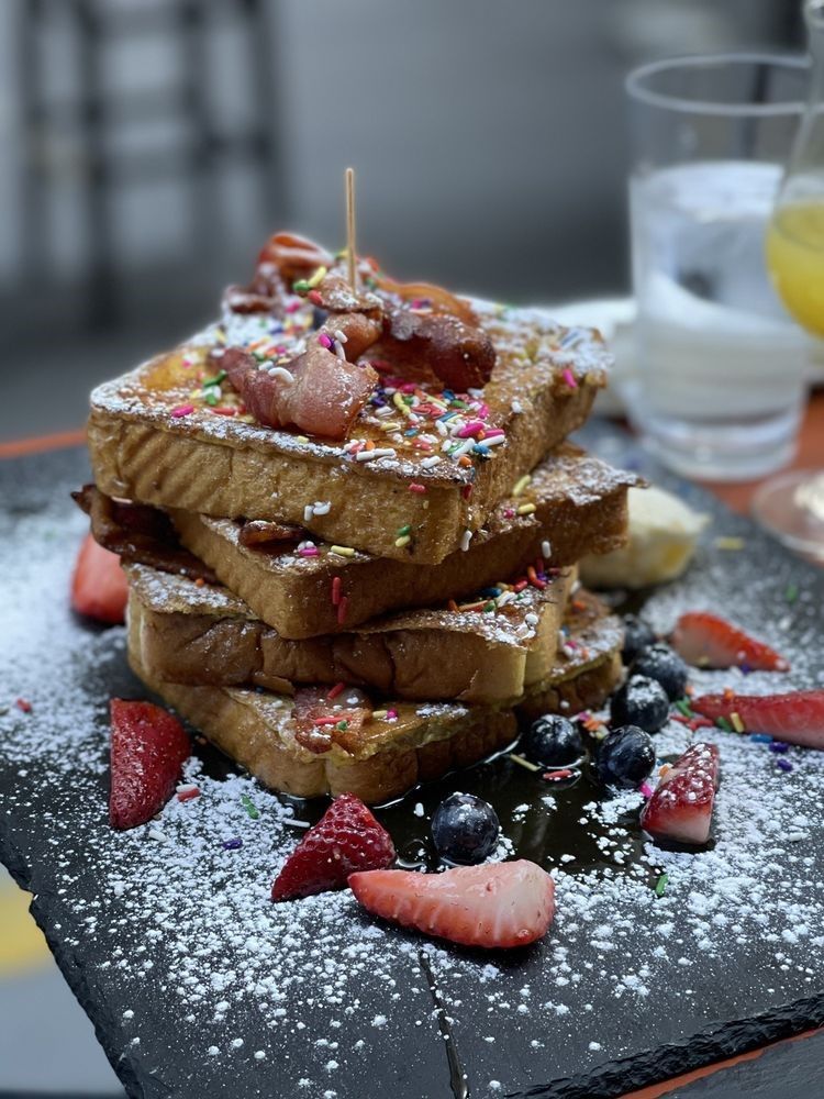 Restaurant & Bar | San Francisco, CA | The Pink Elephant