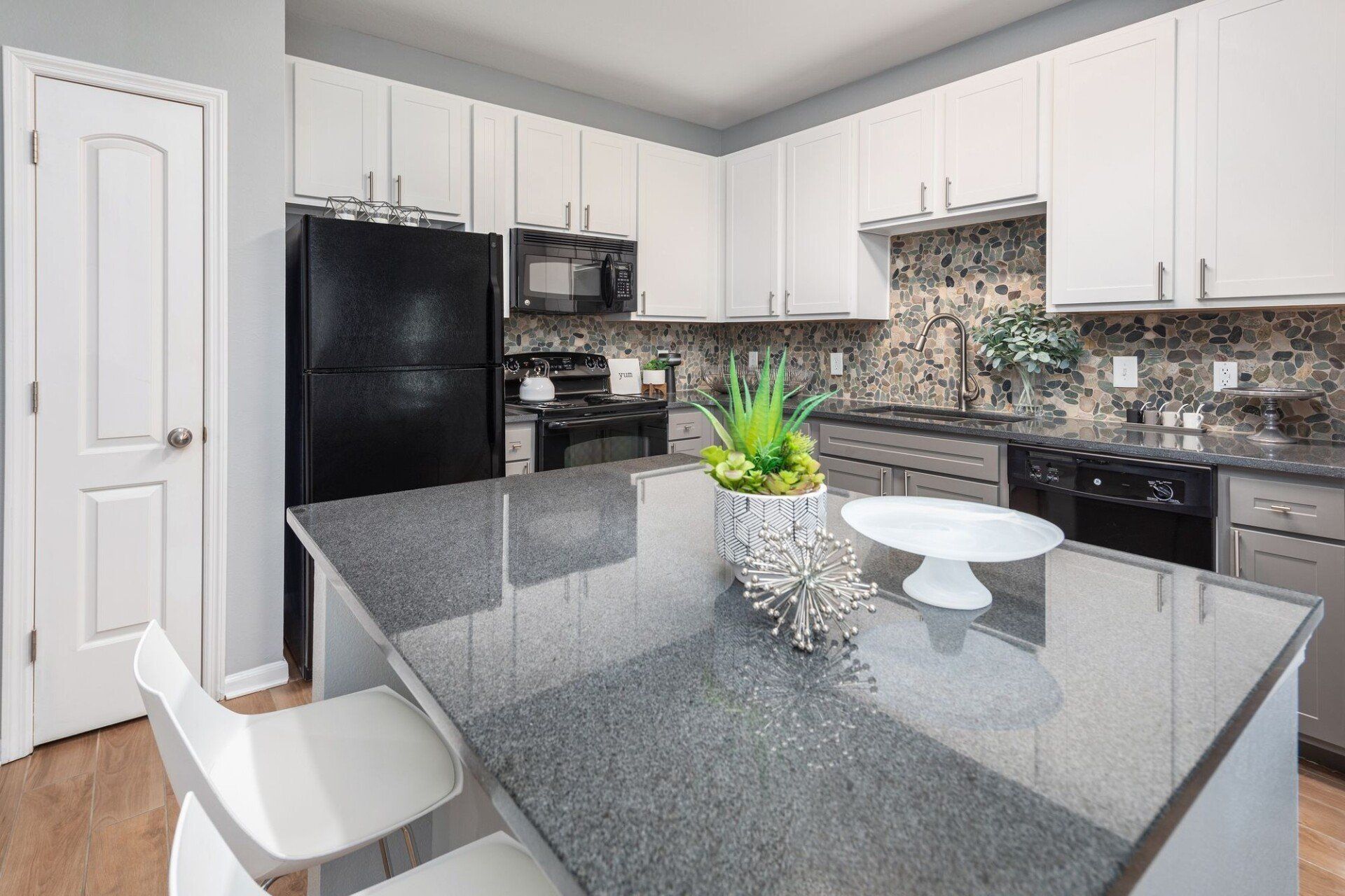 Luxury Apartments for Rent in Tampa, FL | Luxe at 1820