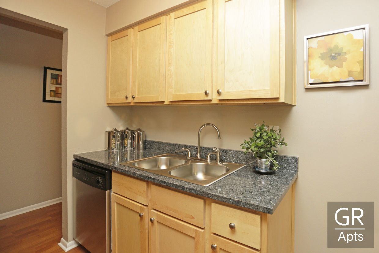 Granite Ridge Apartments | Brooklyn Park, MN