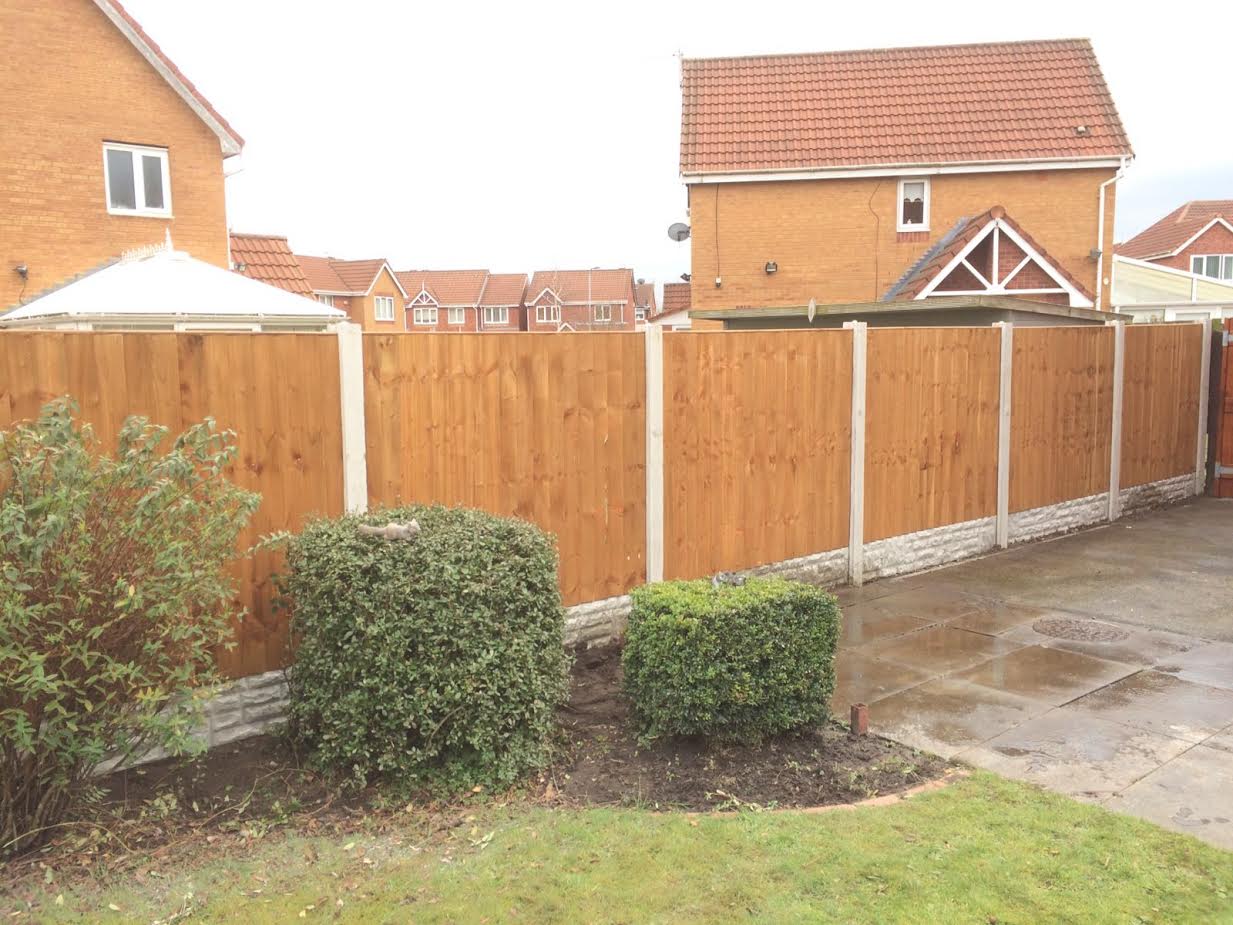 Fencing installation specialists in the Liverpool area