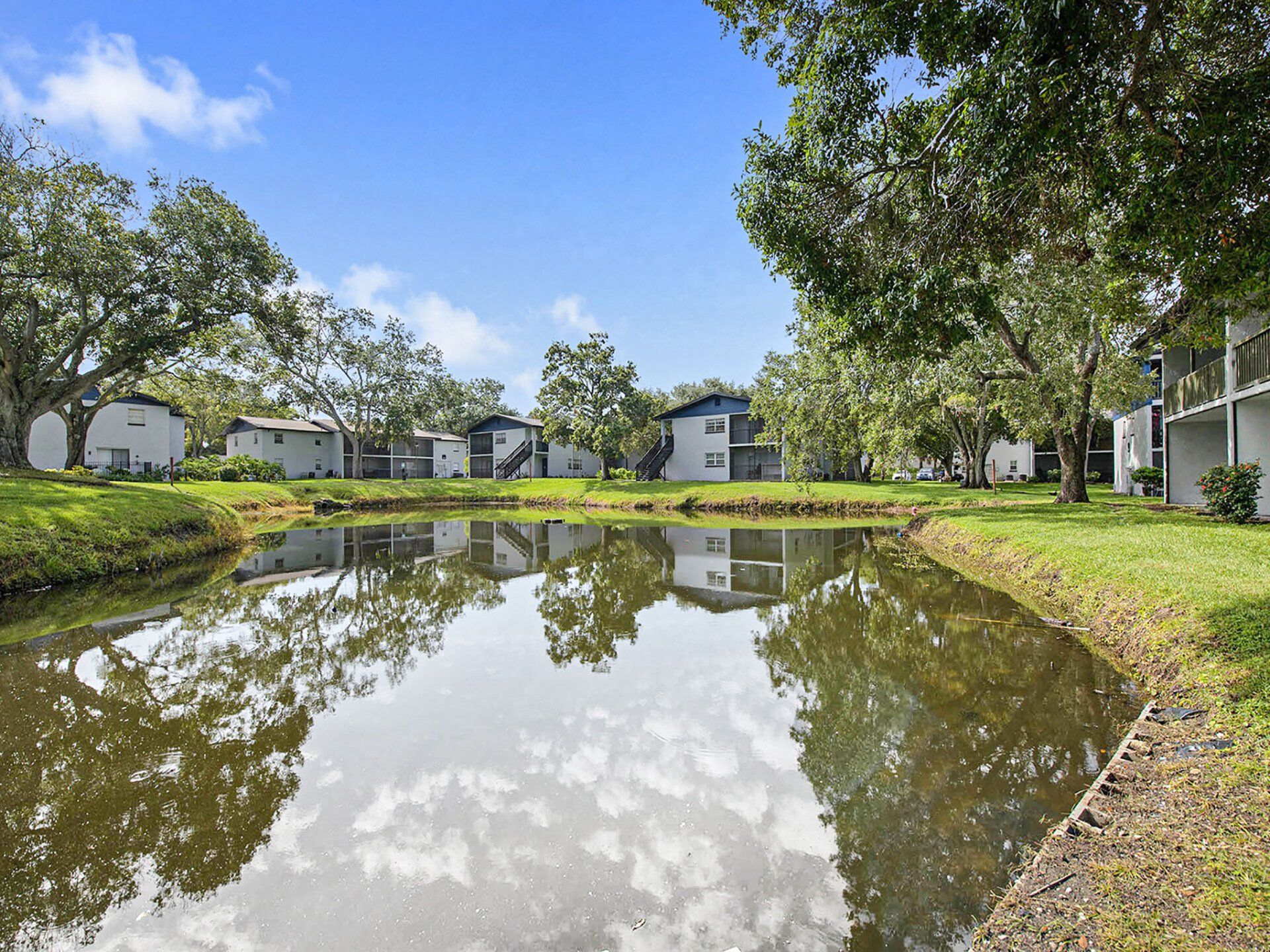 Home | Altura Lago - Largo, FL