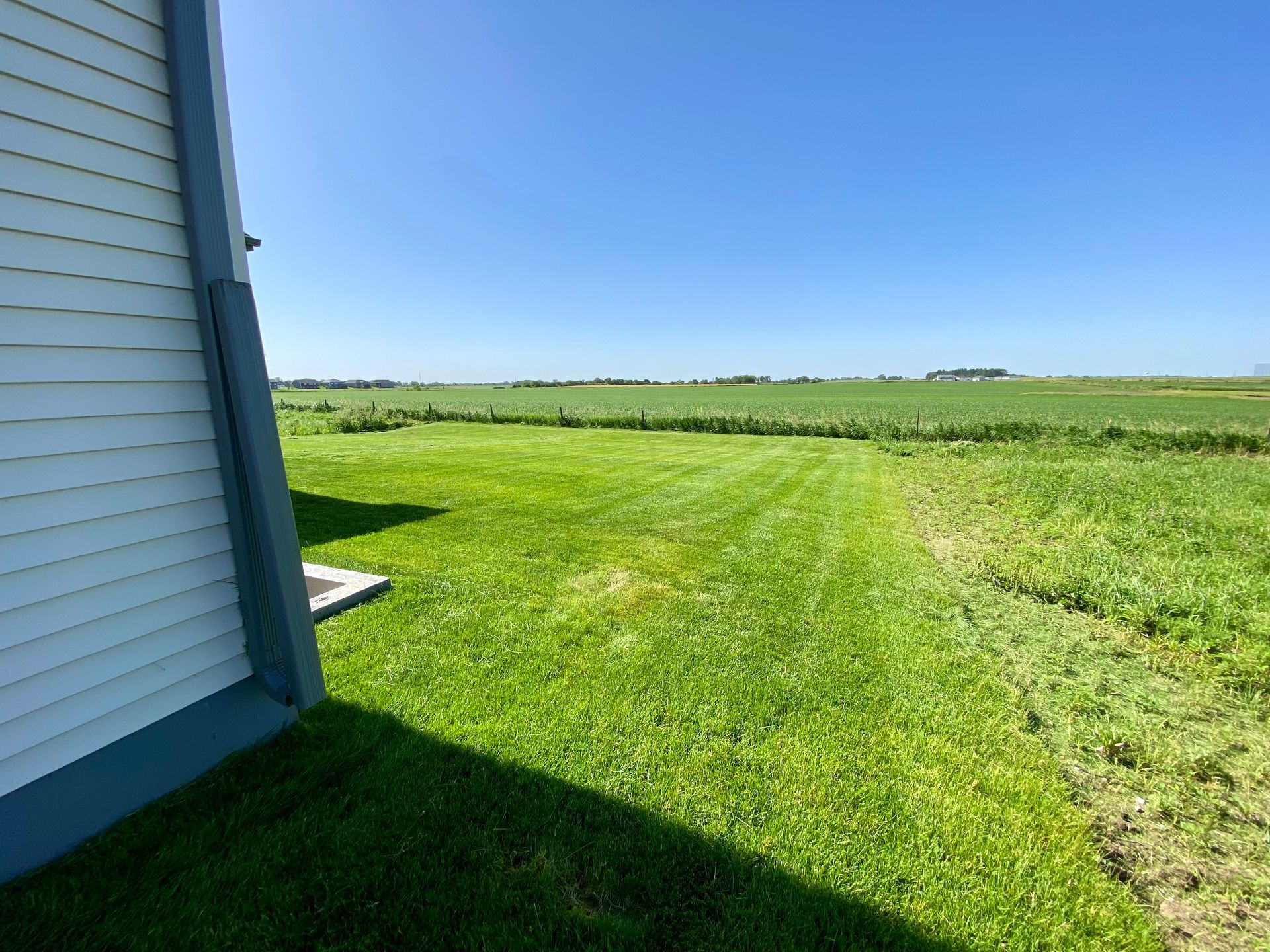 Mowing, Edging and Weeding | Iowa City, IA | Electric Lawn