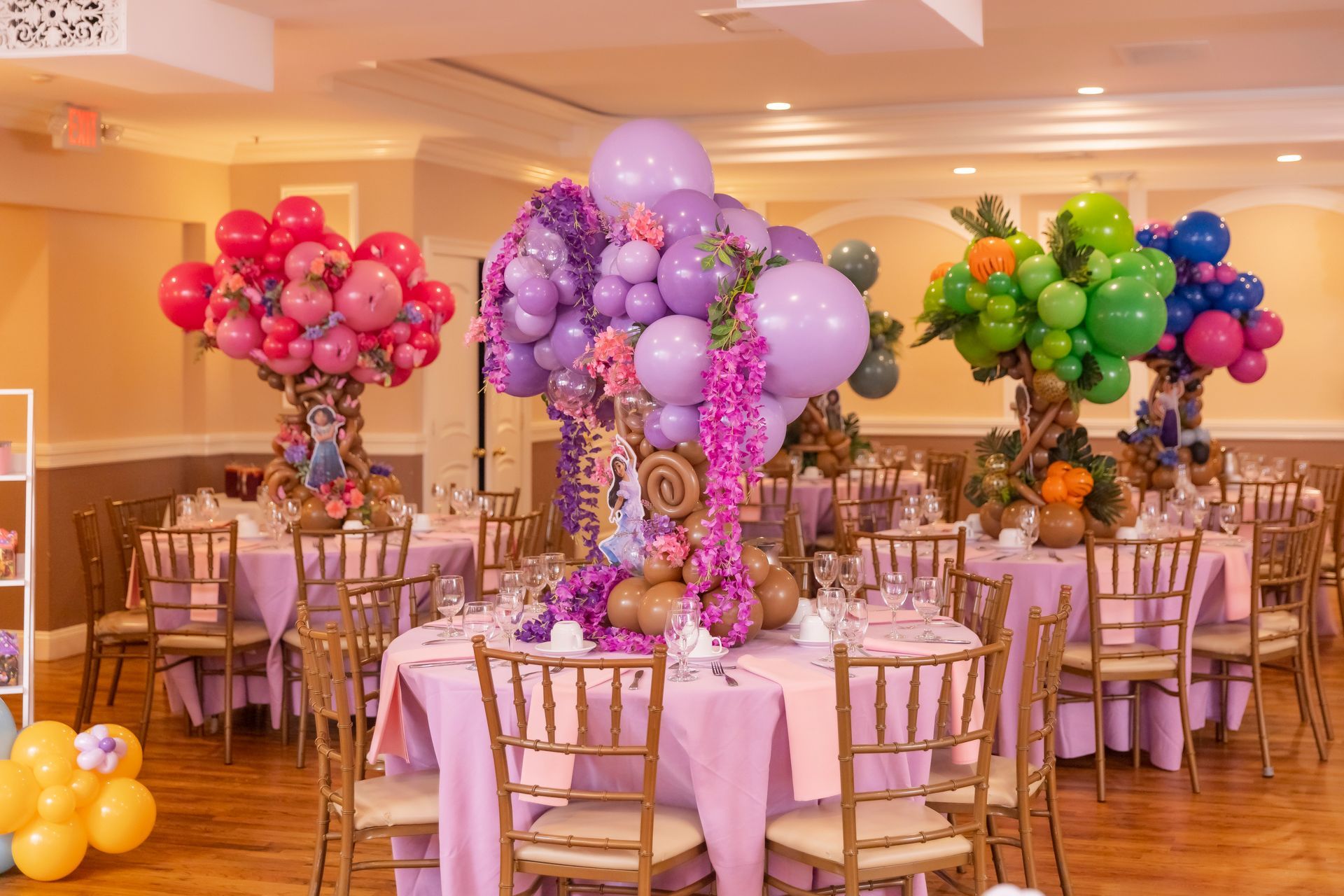 Deluxe Balloon Styling Experience | Delloons