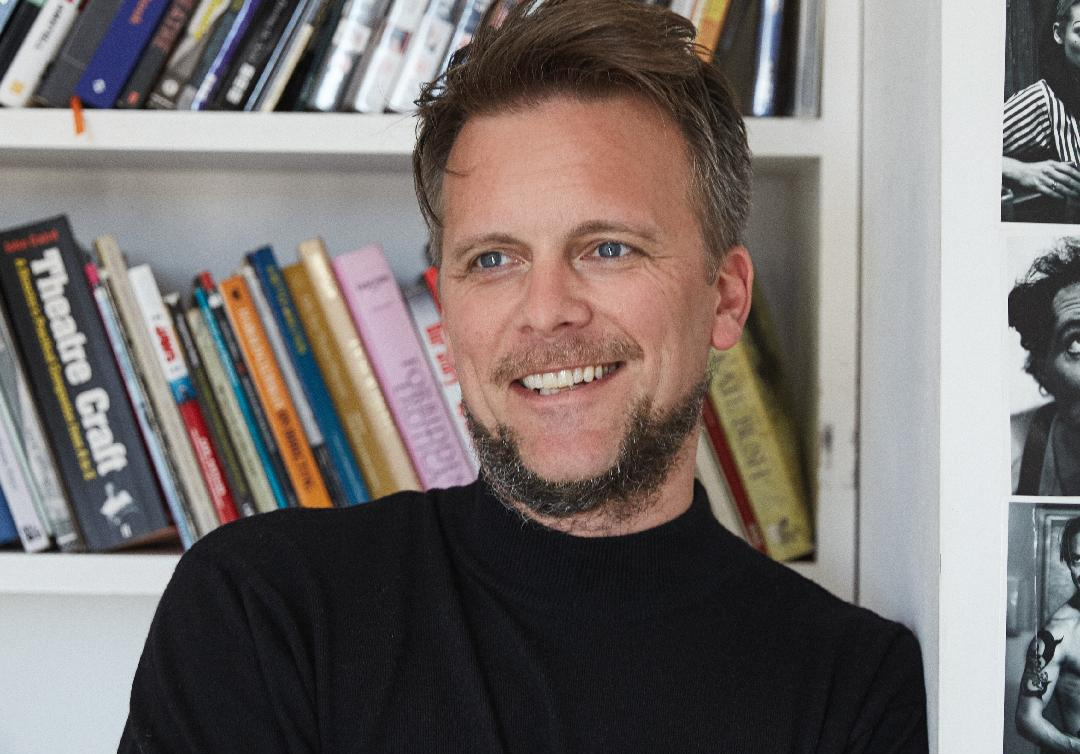 300 THOUGHTS FOR THEATREMAKERS Interview with the author RUSSELL LUCAS