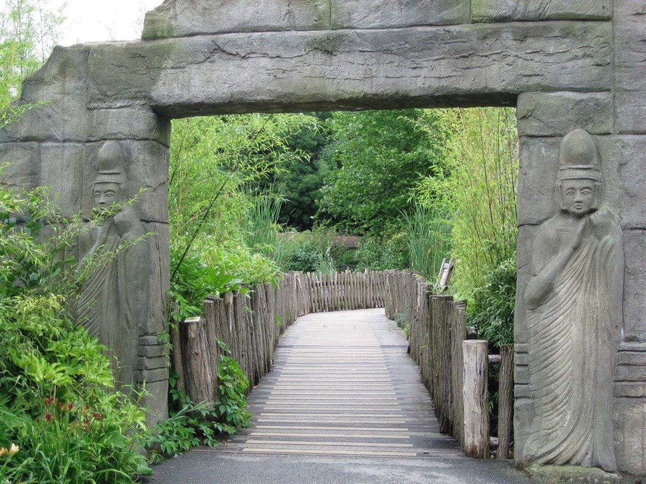 Artificial Rockwork, Fake Rockwork & Theming | Alan Bishop THEMEWORKS