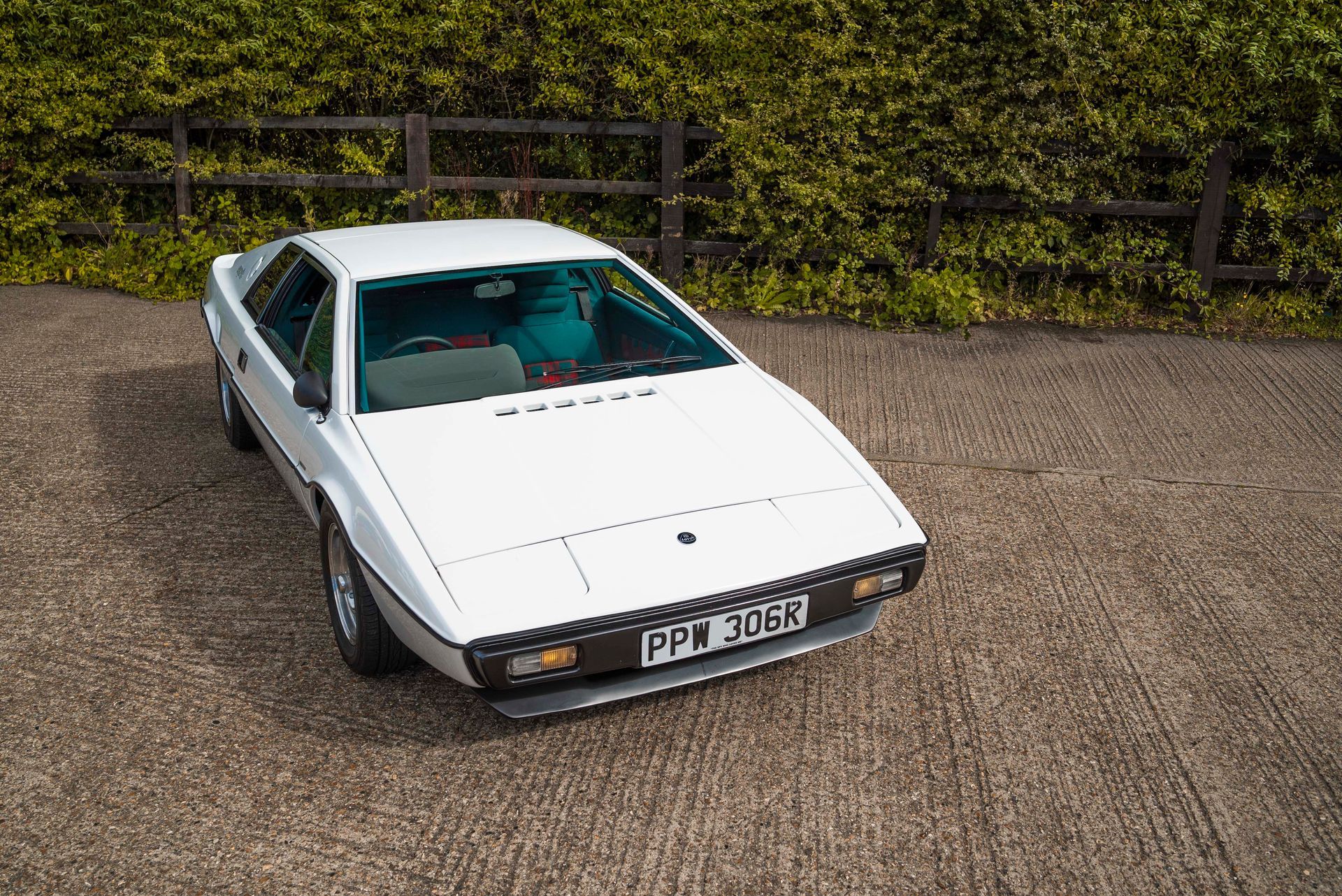 Lotus Esprit S1 james bond car retrim restoration