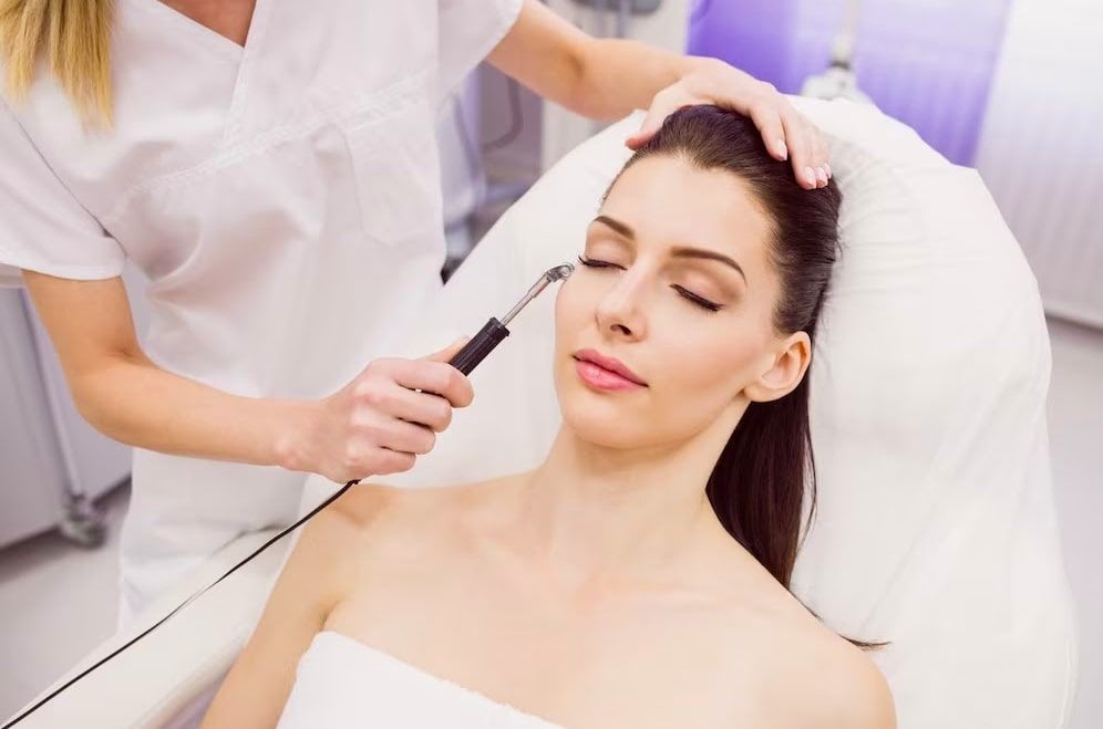 How Laser Skin Resurfacing Works to Improve Skin Texture and Tone