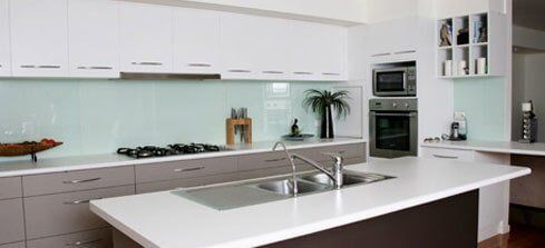 Custom Glass Splashbacks in Toormina | Distinctive Glass