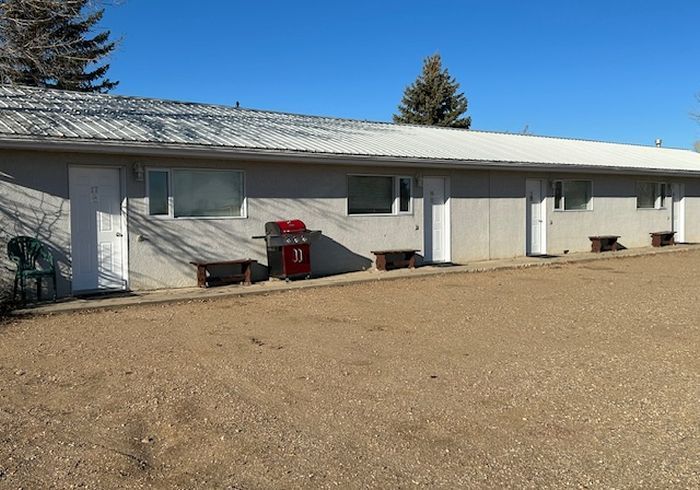 Mainstay Inn Resort & Restaurant | Lakeside Luxury Resort |Saskatchewan ...