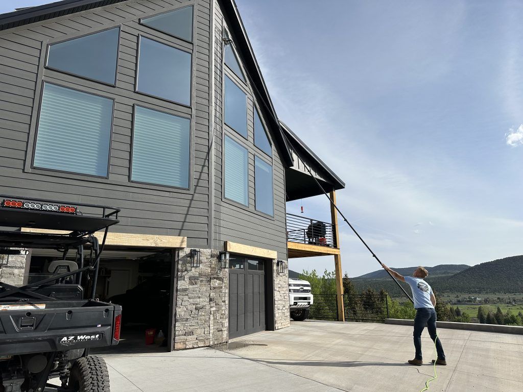 RESIDENTIAL WINDOW CLEANING