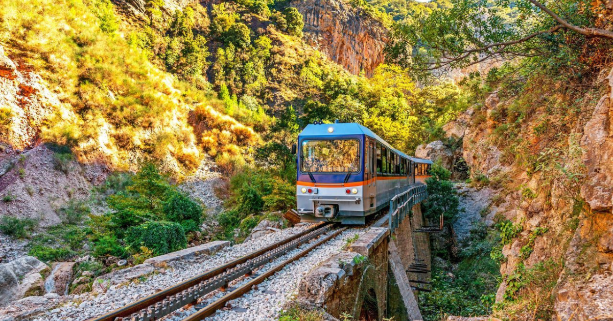 Athenaos | Kalavryta, Odontotos & Cave of Lakes Tour