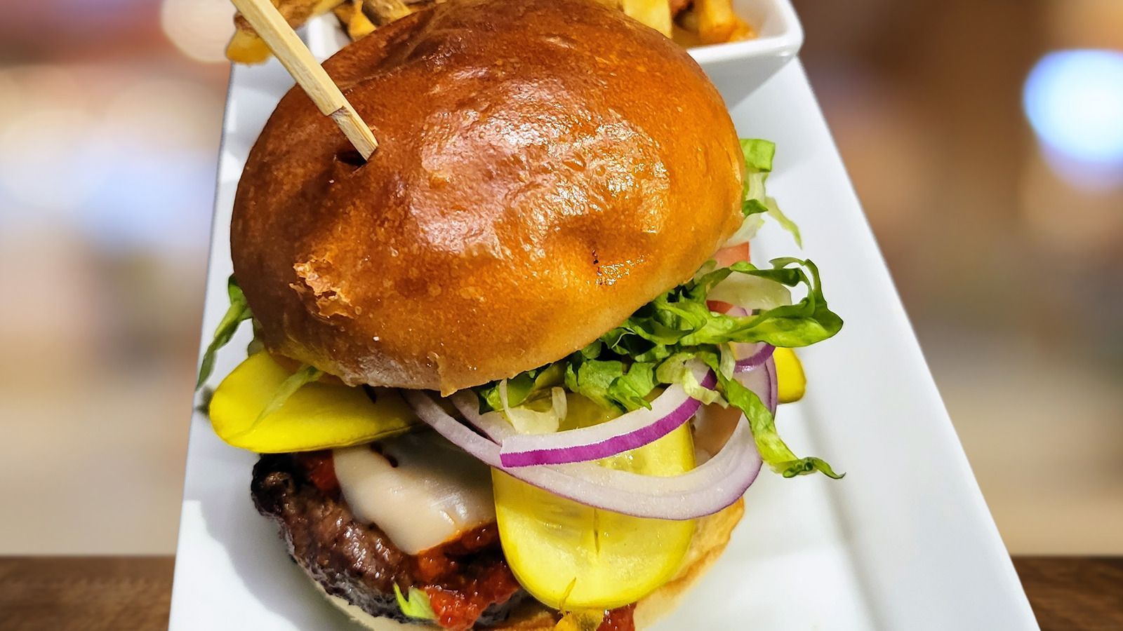 Sports Bar & Grill | QB Sports Bar Grill and Games | Burlington, ON