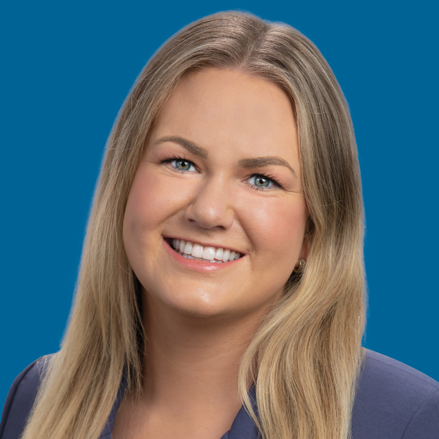 Sarah Edge's Instagram, Twitter & Facebook on IDCrawl