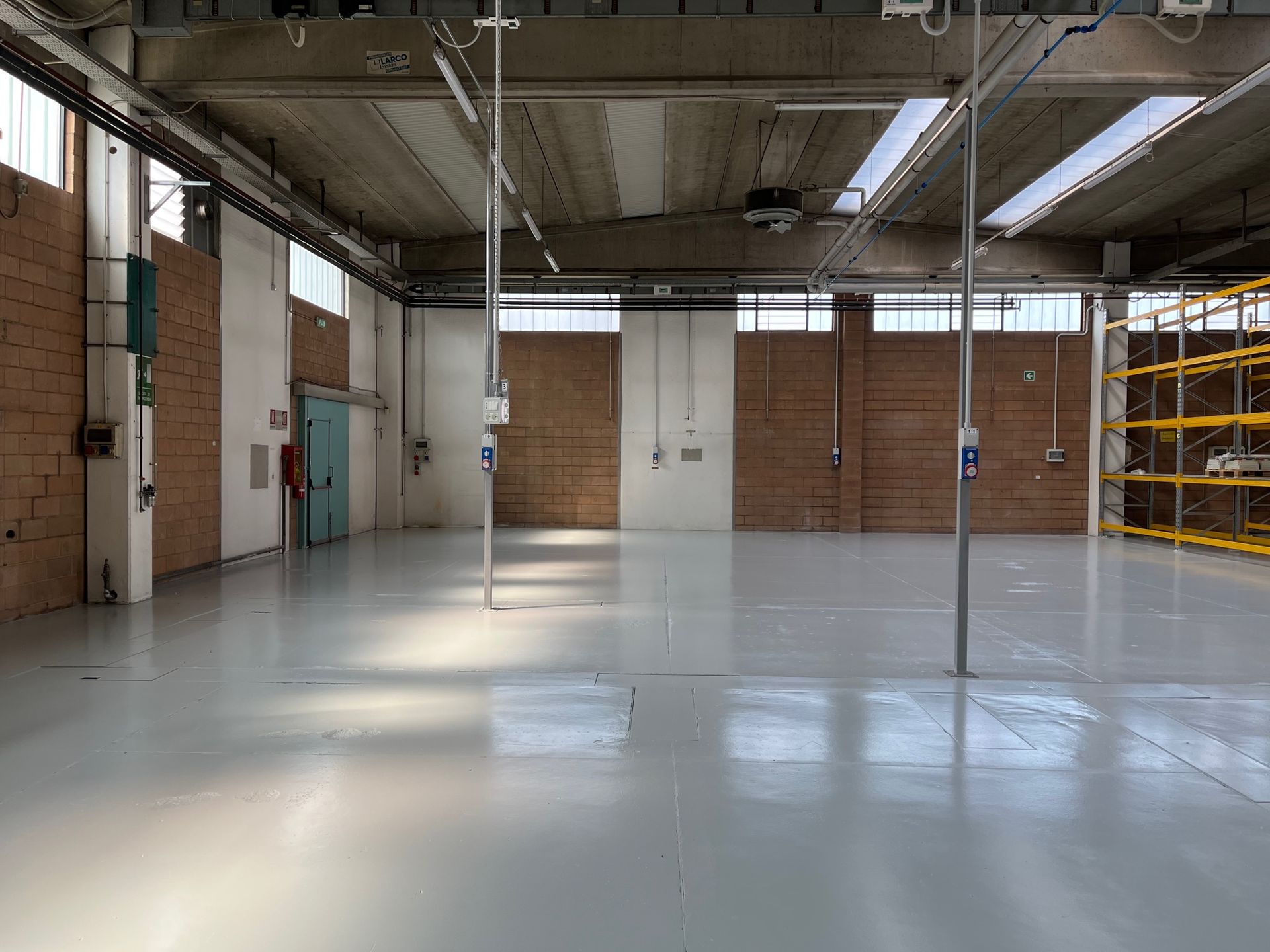 Segnaletica pavimenti industriali | Bergamo | FM Segnaletica