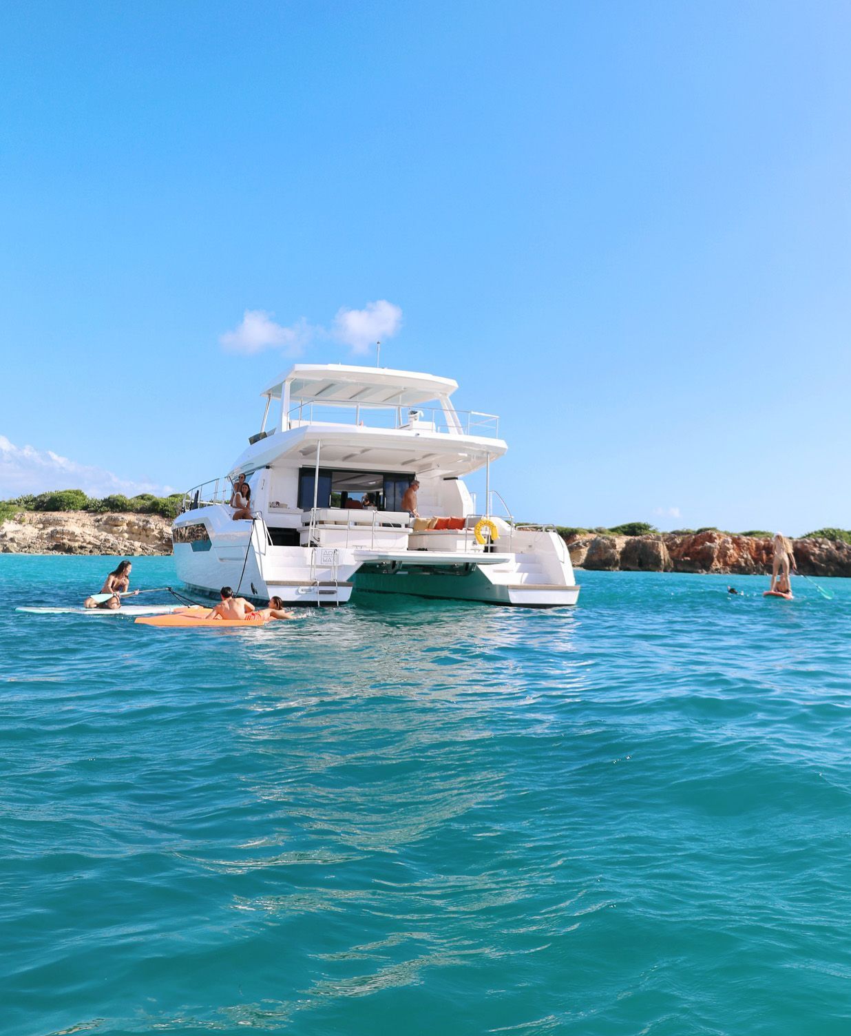 Luxury Boat Charter Rates | Arawak Boat Charter | St-Martin