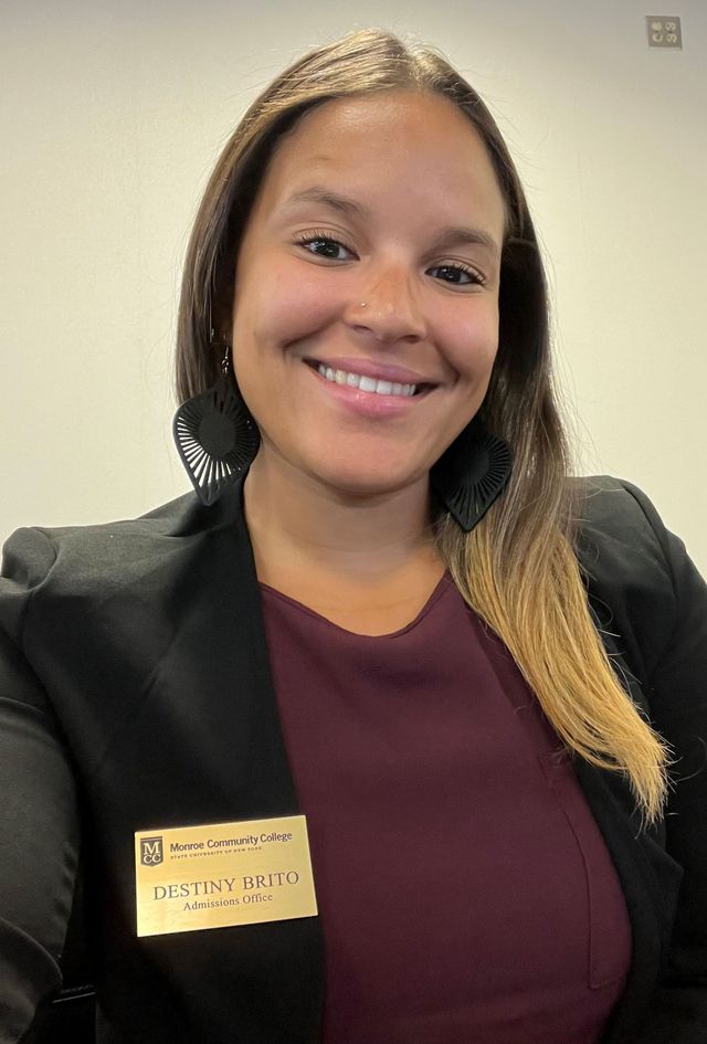 Julie Slate's Instagram, Twitter & Facebook on IDCrawl