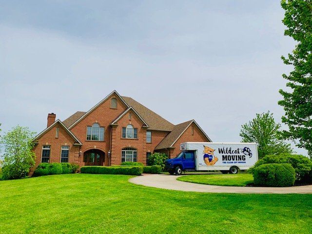 Movers | Wildcat Moving | Lexington, KY | Kentucky's Clean-Cut Movers