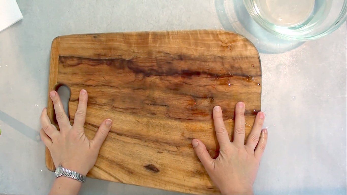 Kitchen skill- How to stop a chopping board slipping