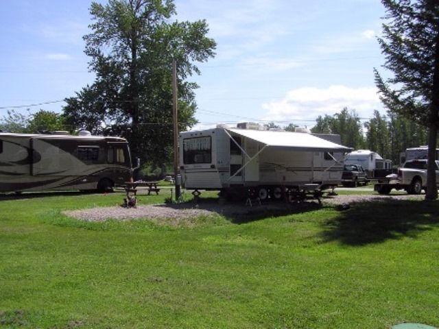 Photo & Video Gallery | Spruce Park On The River