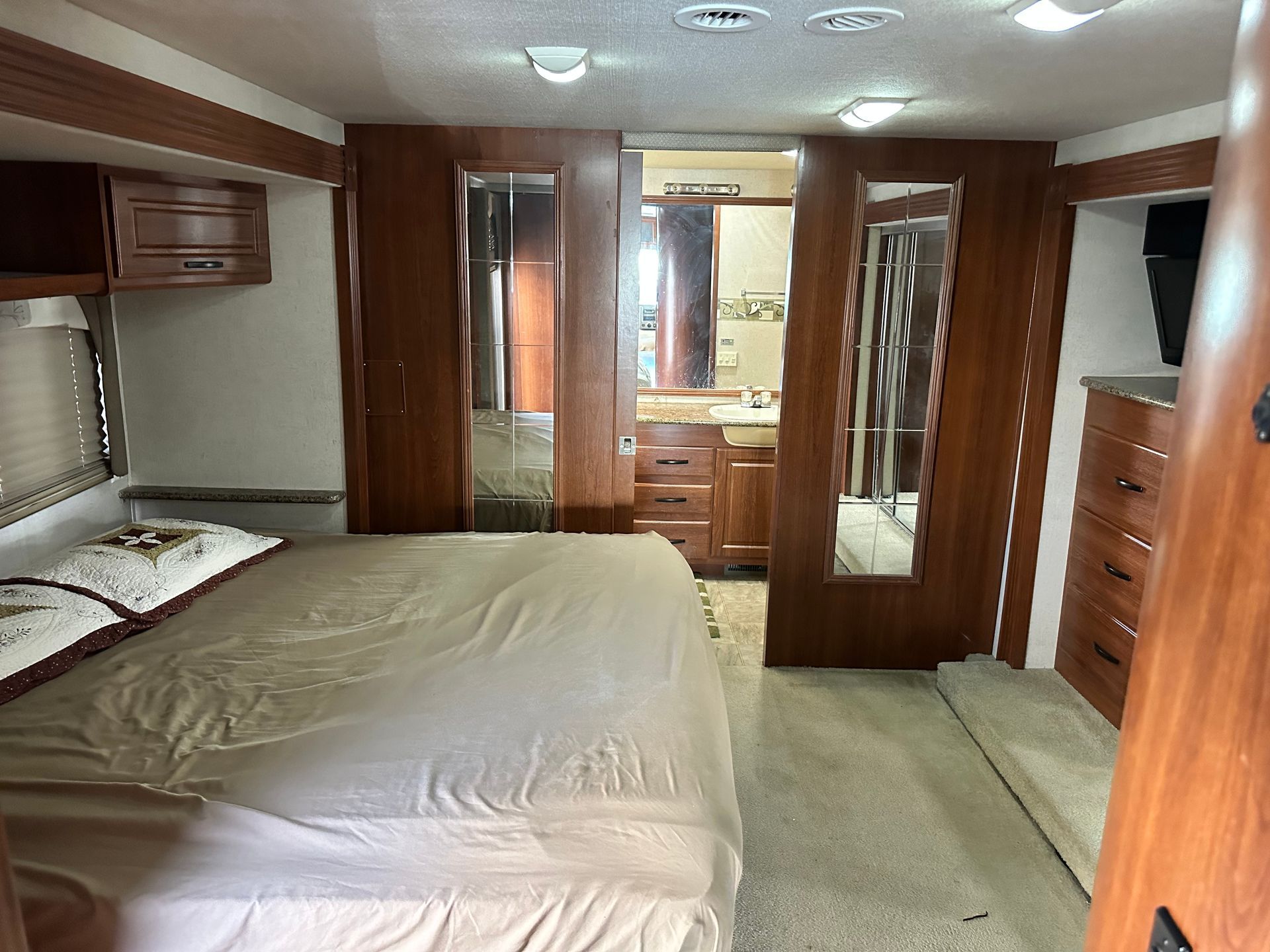 SOLD! 2009 FLEETWOOD FIESTA 36T - SOLD!! -37,537 MILES