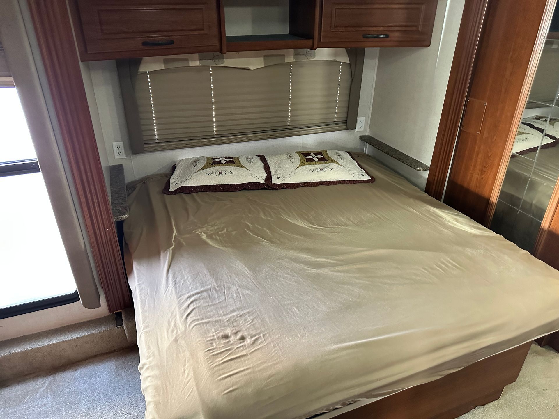 SOLD! 2009 FLEETWOOD FIESTA 36T - SOLD!! -37,537 MILES