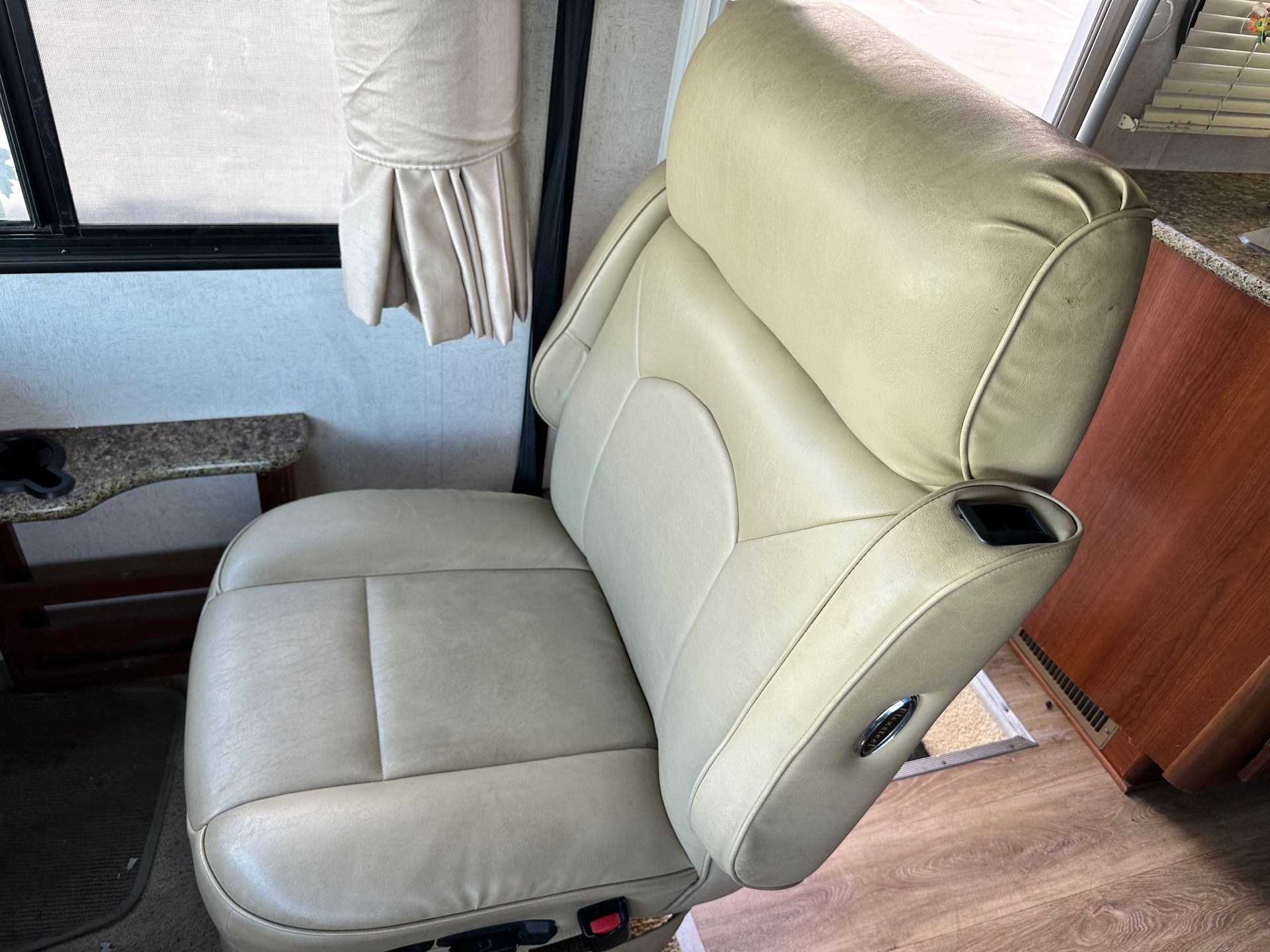 SOLD! 2009 FLEETWOOD FIESTA 36T - SOLD!! -37,537 MILES