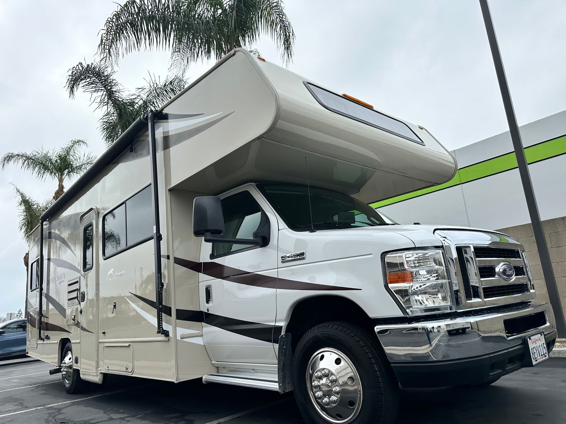 SOLD - 2018 COACHMEN LEPRECHAUN 260QB - $49,950