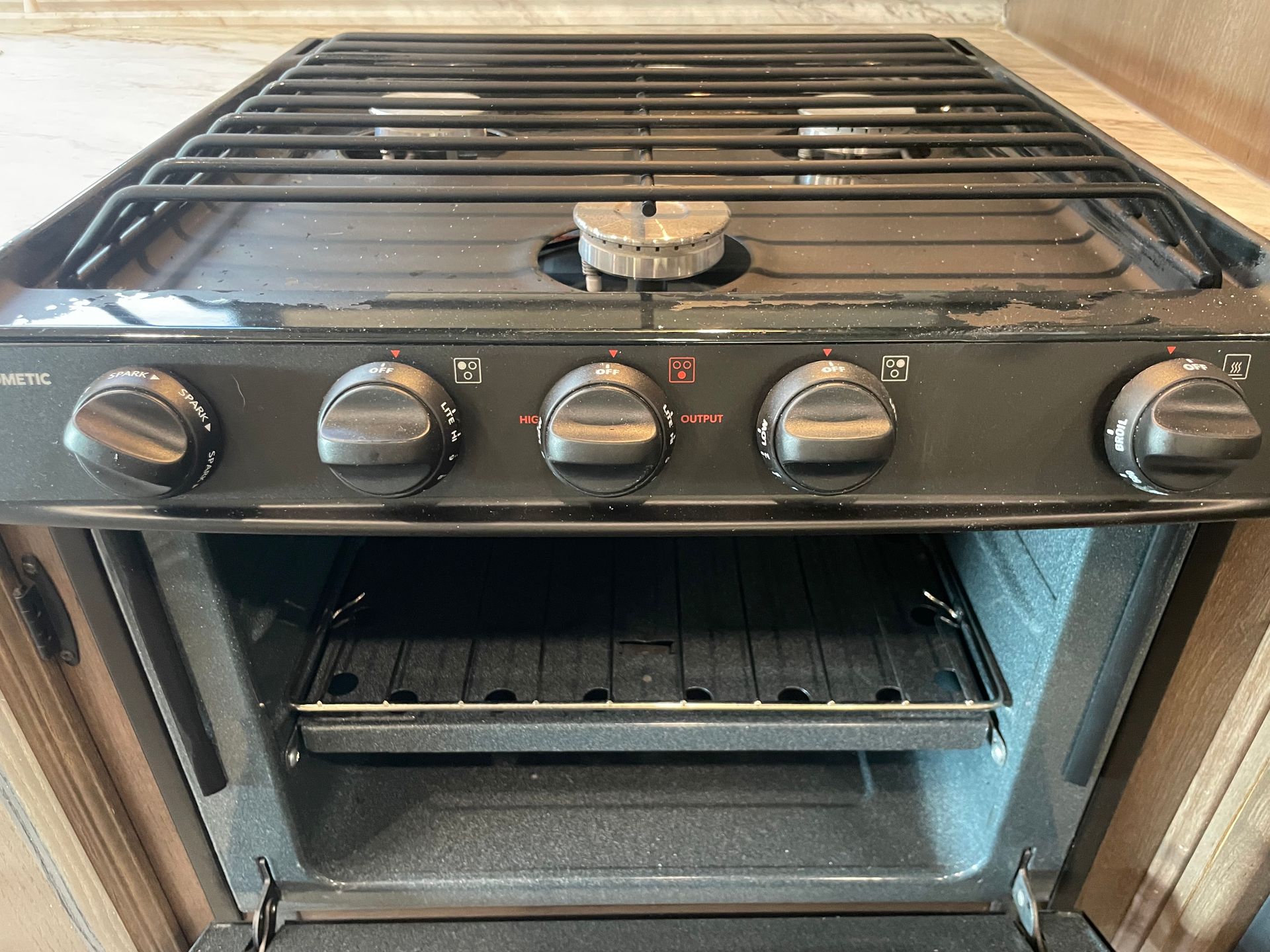 2019 COACHMEN FREELANDER 24FS