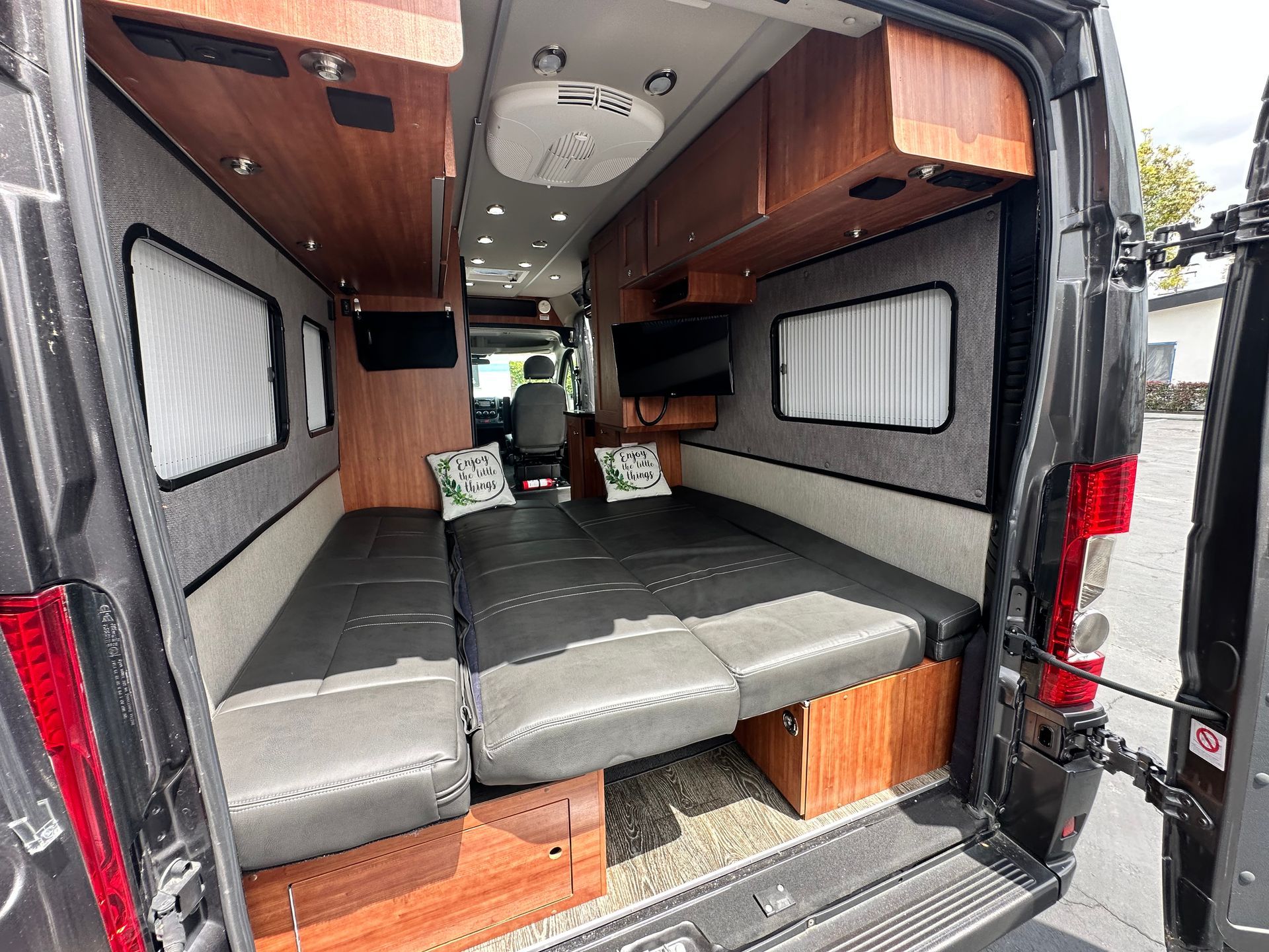 SOLD - 2020 ROADTREK ZION ECO PACKAGE - $89,950 - 11,021 MILES