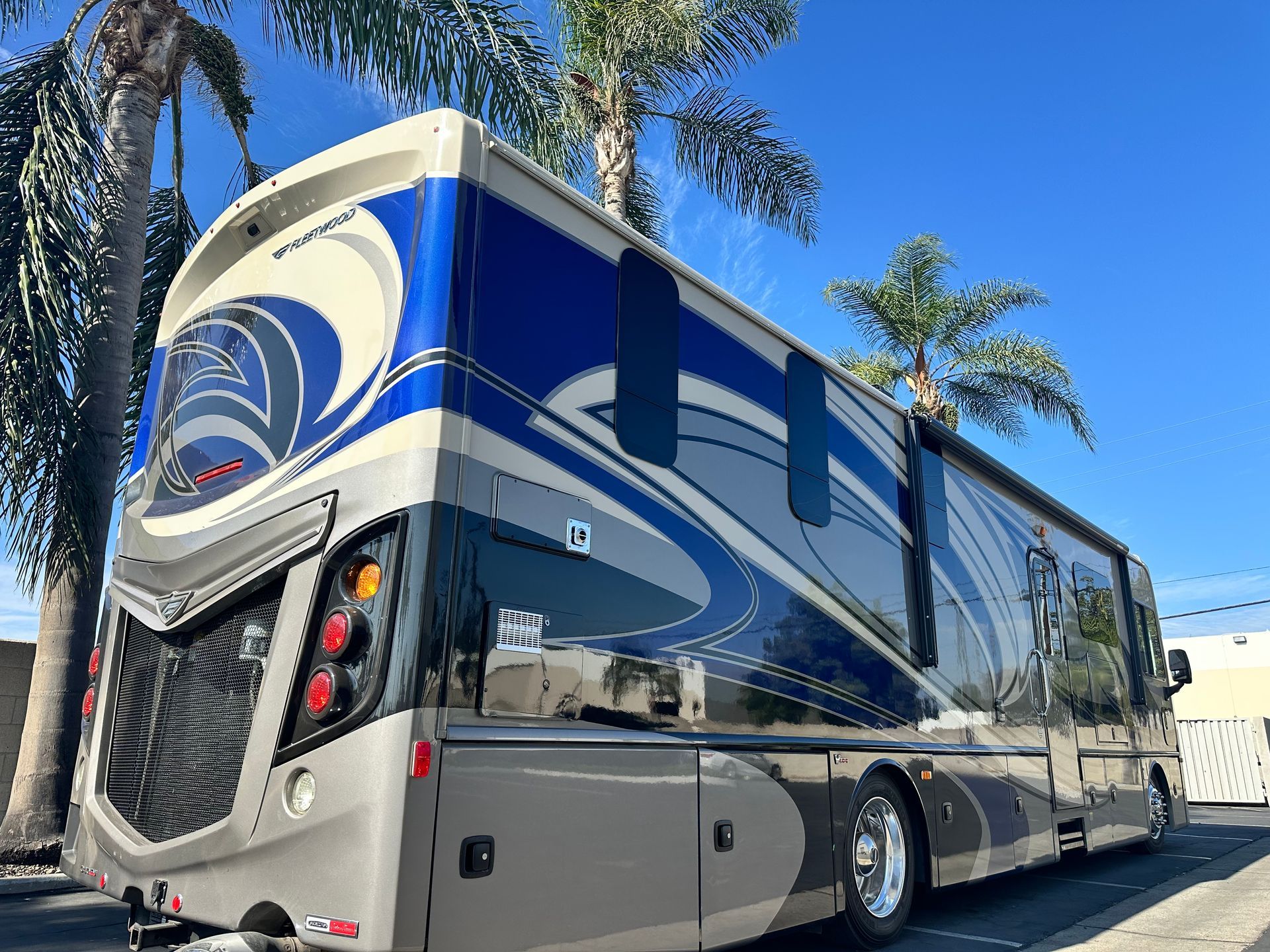 SOLD - 2018 Fleetwood Pace Arrow 35E - SHORT Diesel Pusher - $139,950