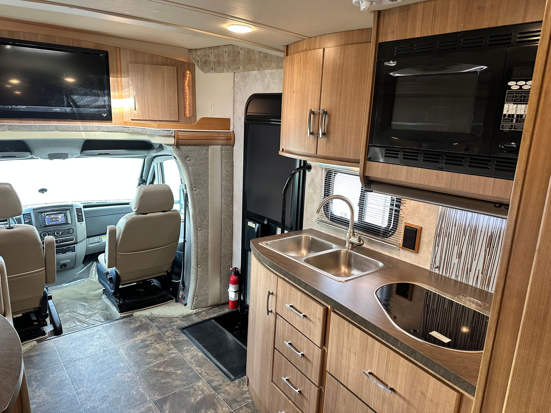 SOLD - 2013 WINNEBAGO VIEW 24J - DIESEL - $59,950
